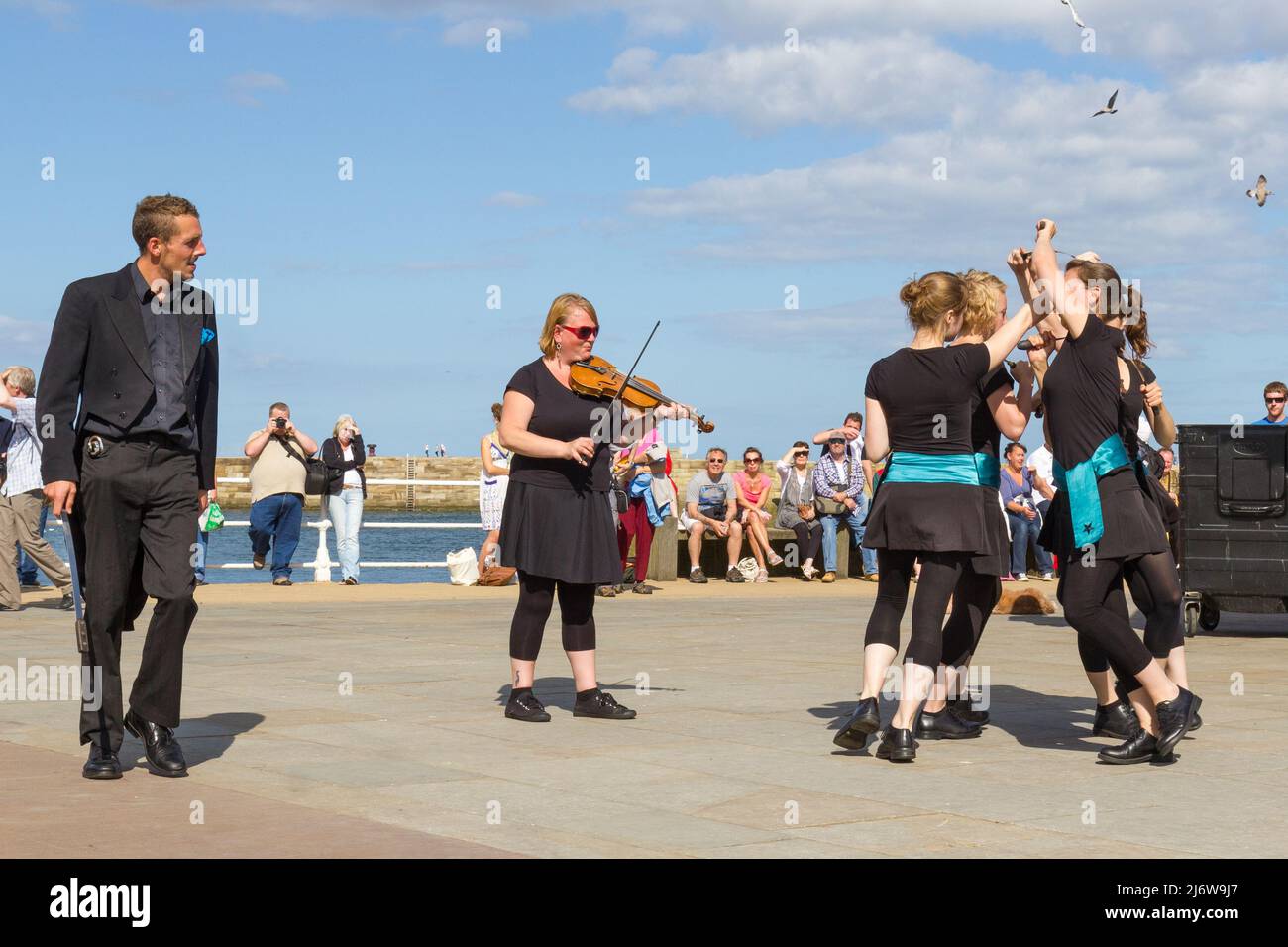 Traditional dancing at Whitby folk week Stock Photo - Alamy