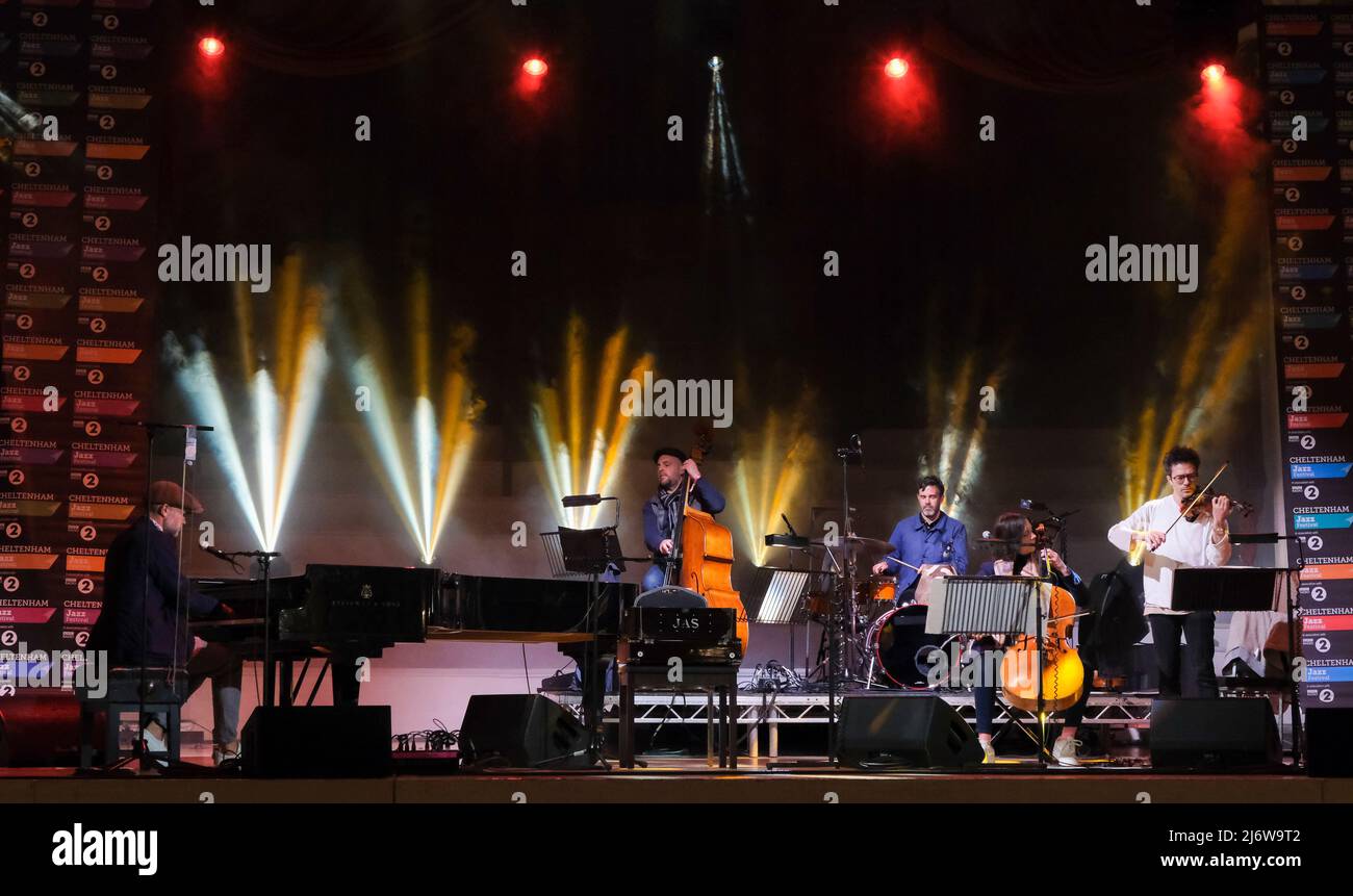 Penguin cafe band hi-res stock photography and images - Alamy