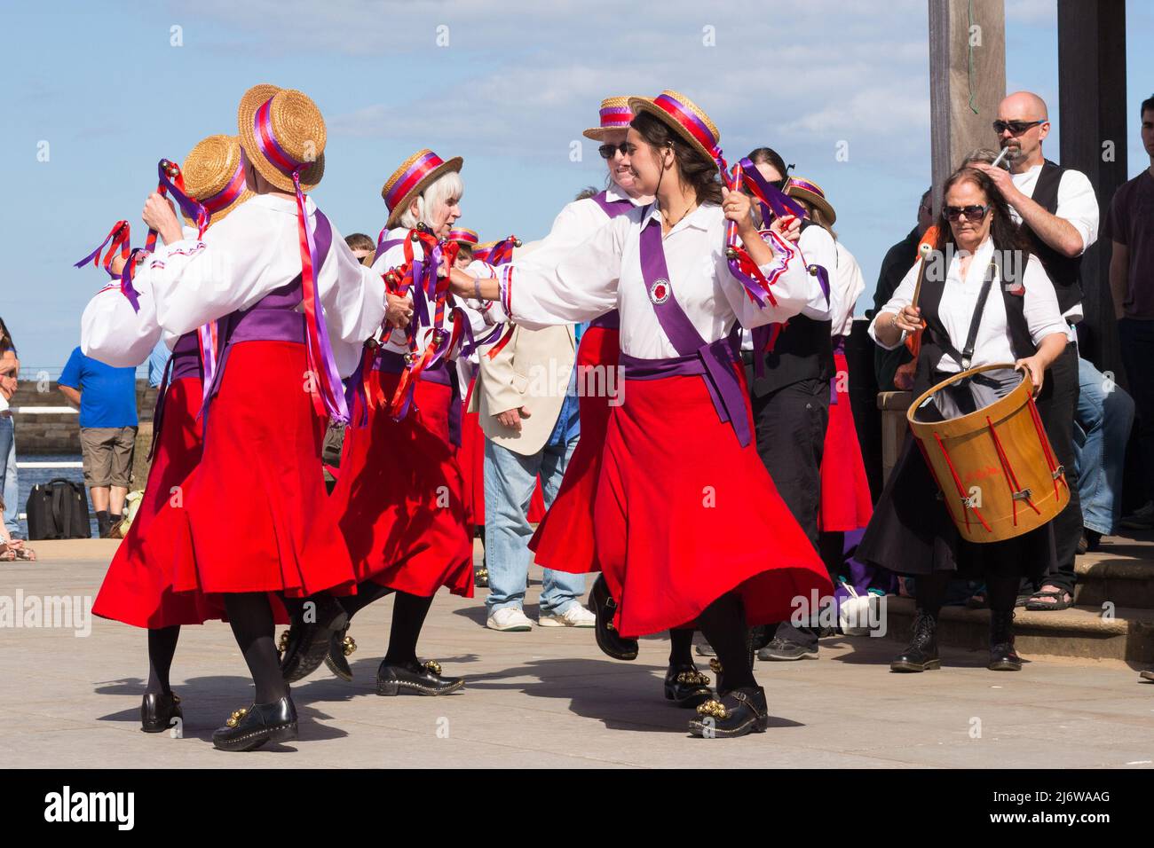 Traditional dancing at Whitby folk week Stock Photo - Alamy