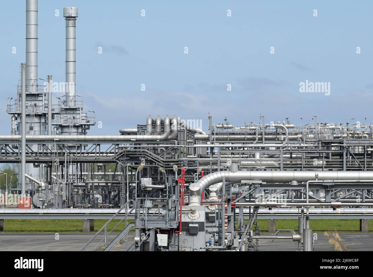 Lng natural hi-res stock photography and images - Alamy