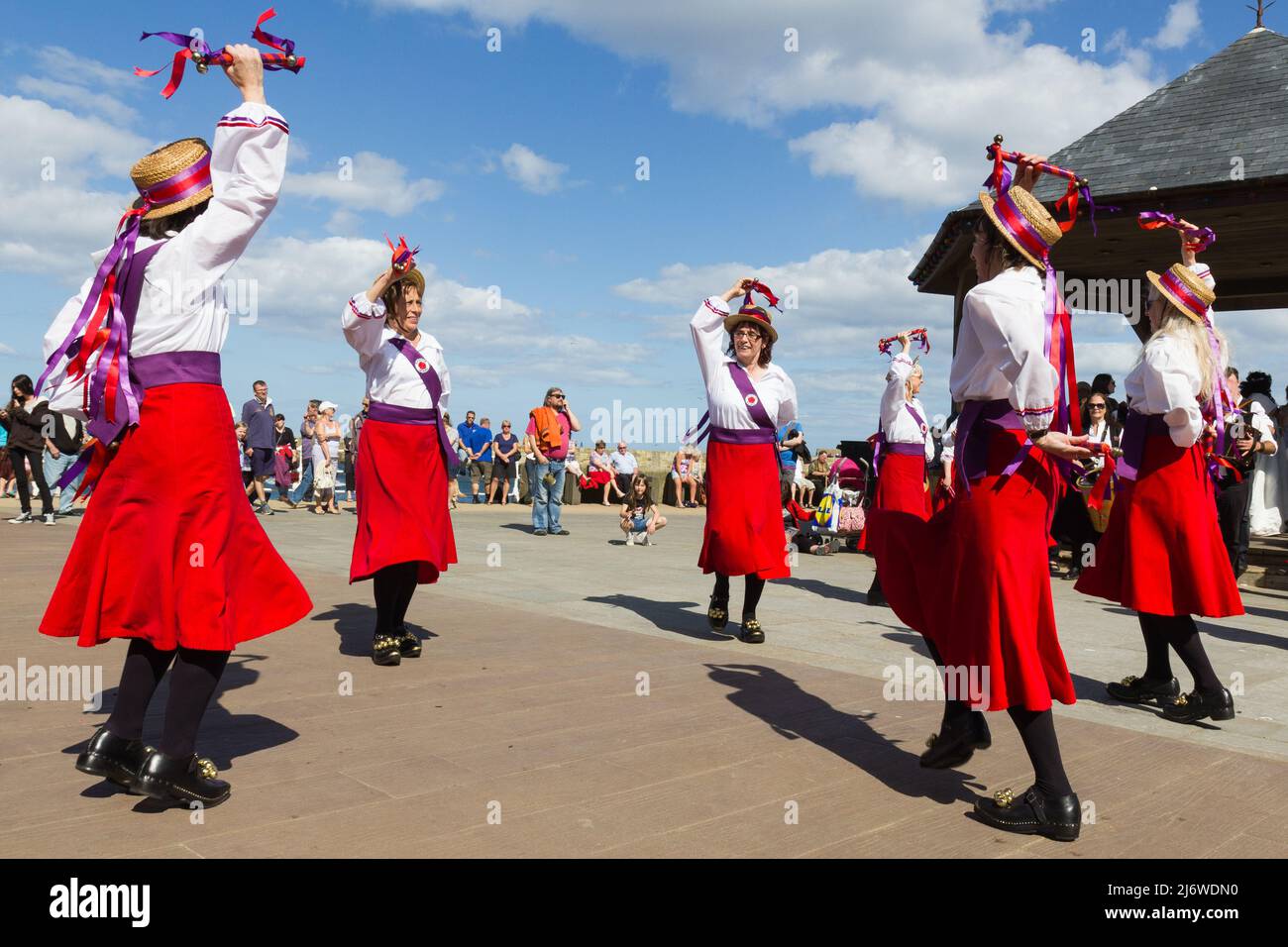 Traditional dancing at Whitby folk week Stock Photo - Alamy