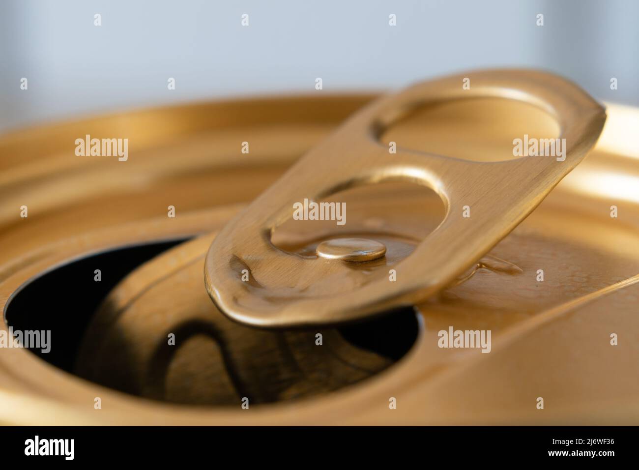 Top of opened soda can in close up, pull tab or sntntn Stock Photo - Alamy