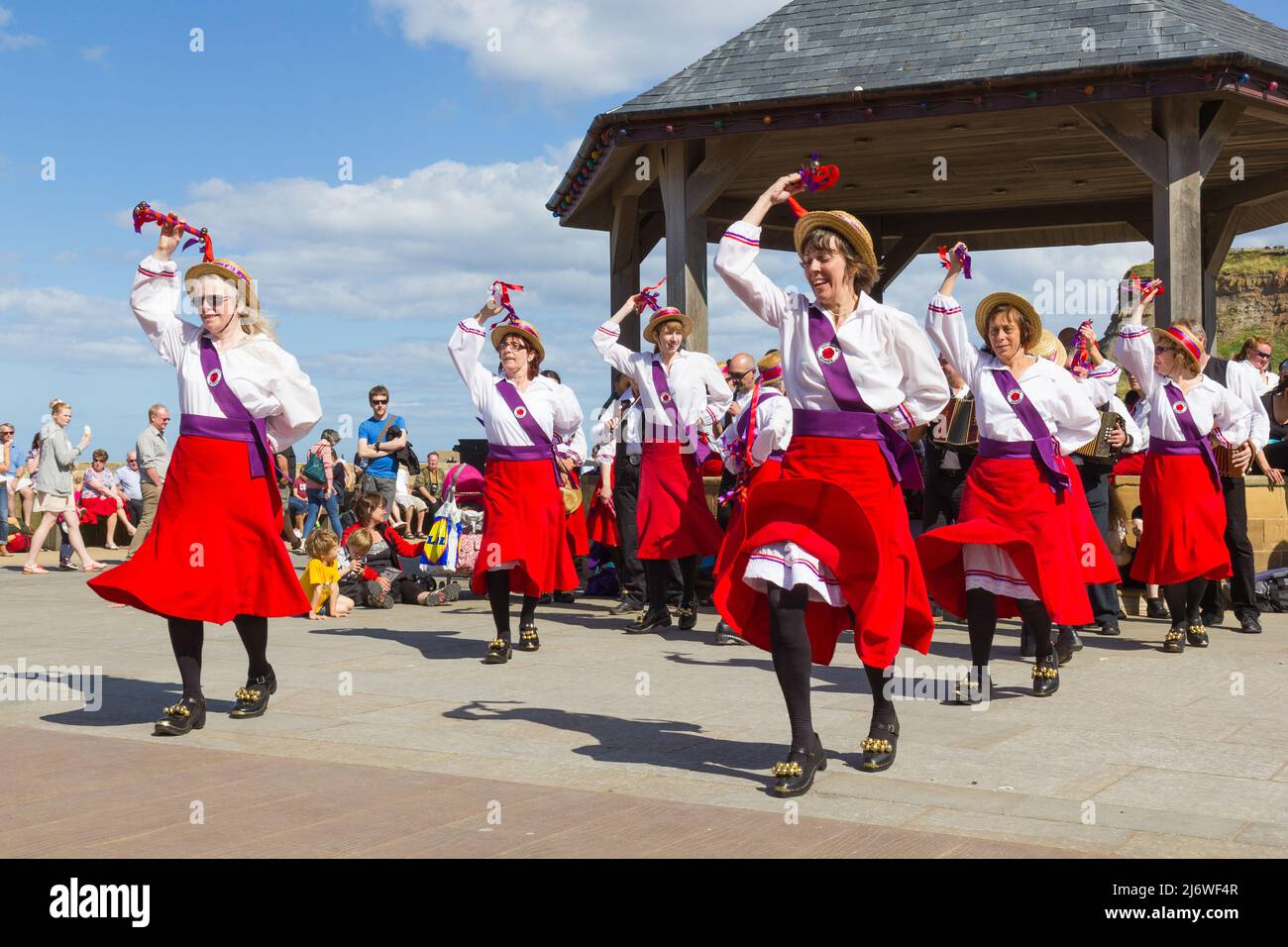 Traditional dancing at Whitby folk week Stock Photo - Alamy