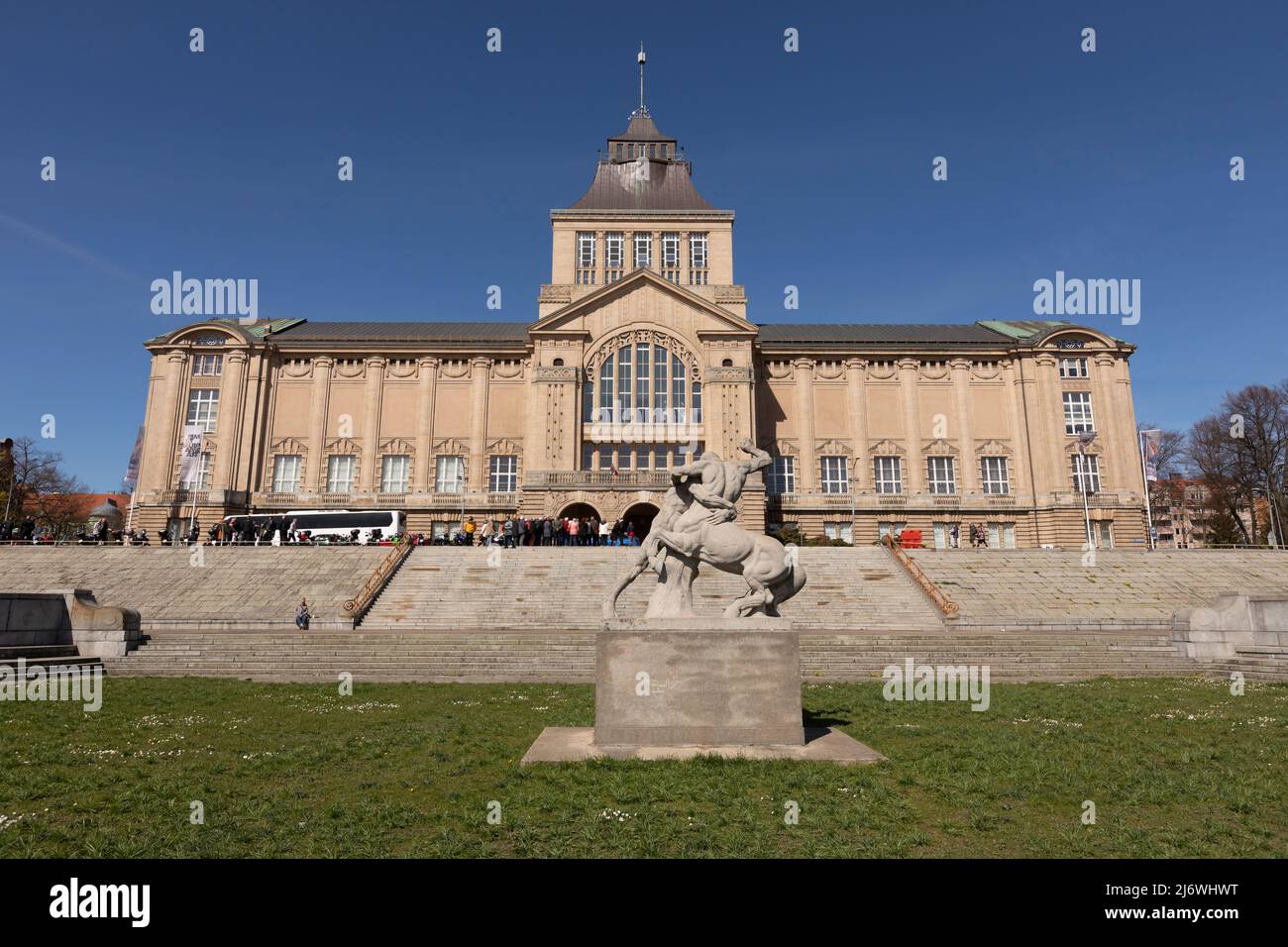Szczecin, Poland : The National Museum, The Chrobry Embankment ...