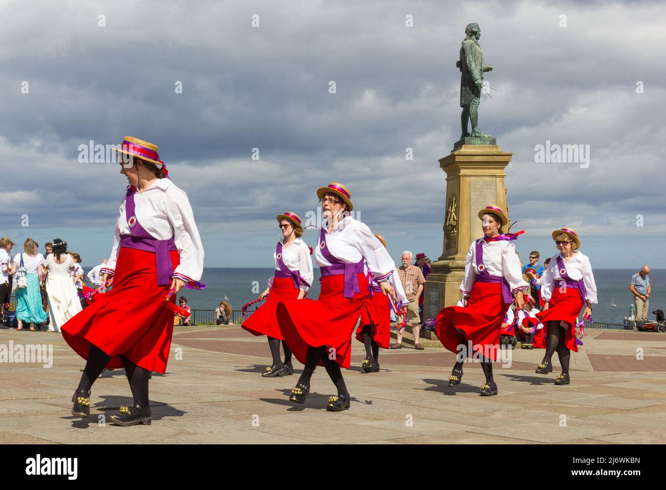 Womens morris dancing team hi-res stock photography and images - Alamy