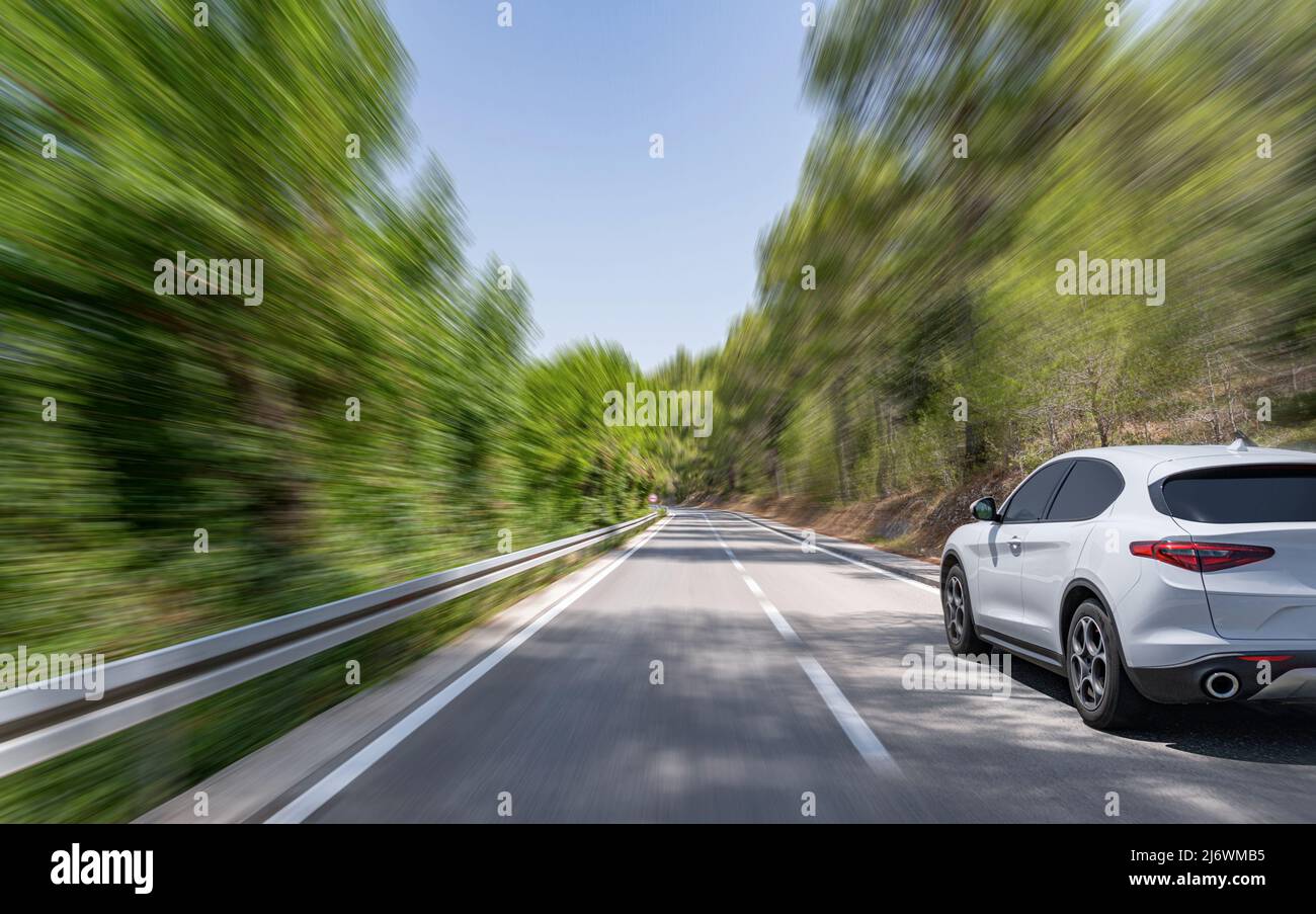 Accelerating car hi-res stock photography and images - Alamy