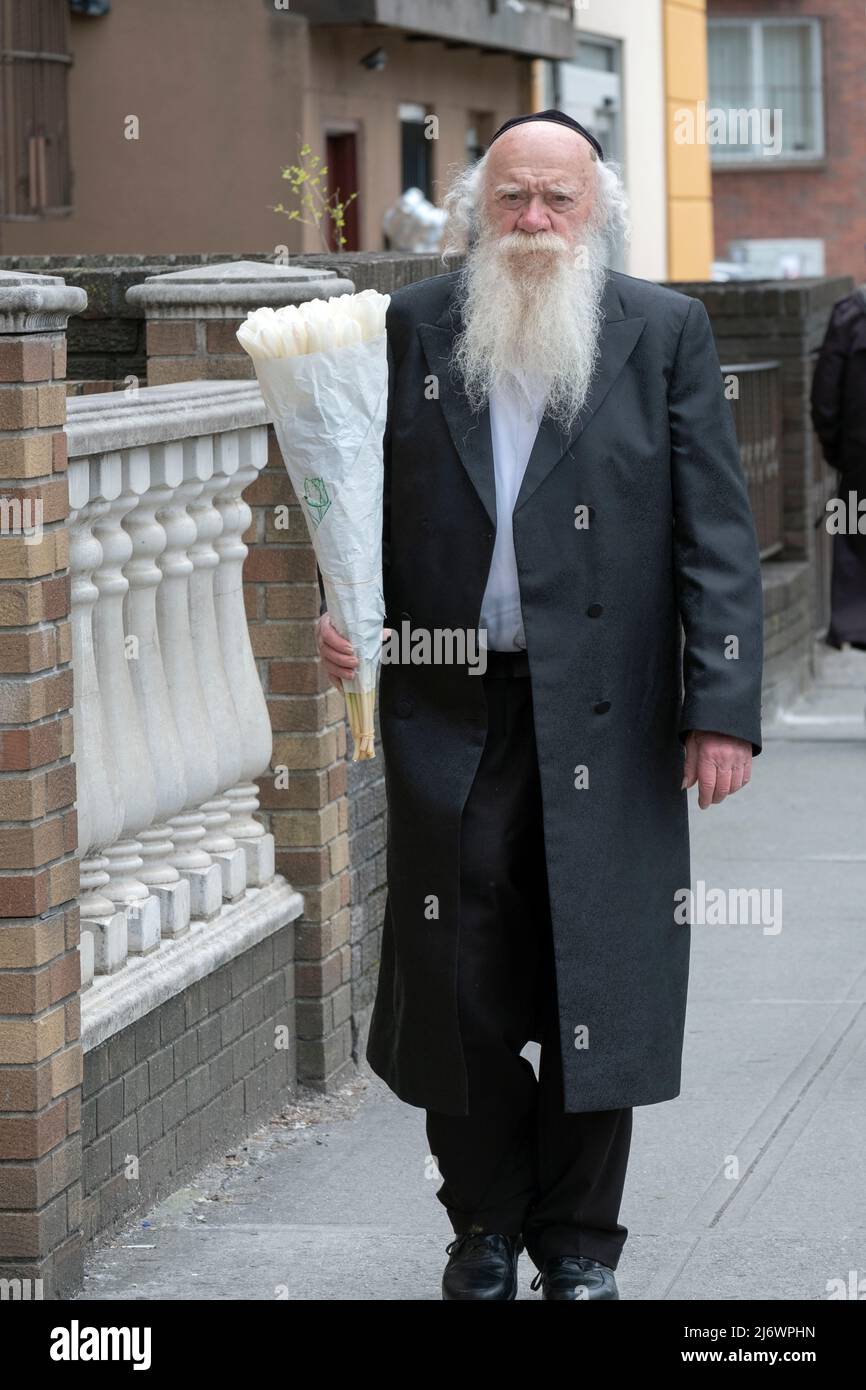 Senior orthodox jewish man hi-res stock photography and images - Alamy