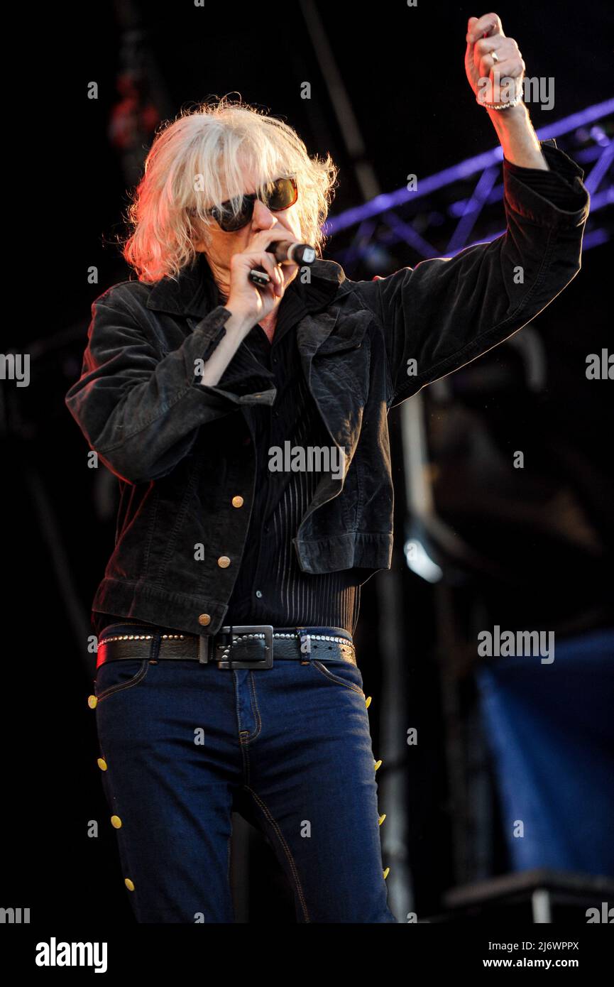 Sir Bob Geldof Lead singer of The Boomtown Rats performs live on stage ...