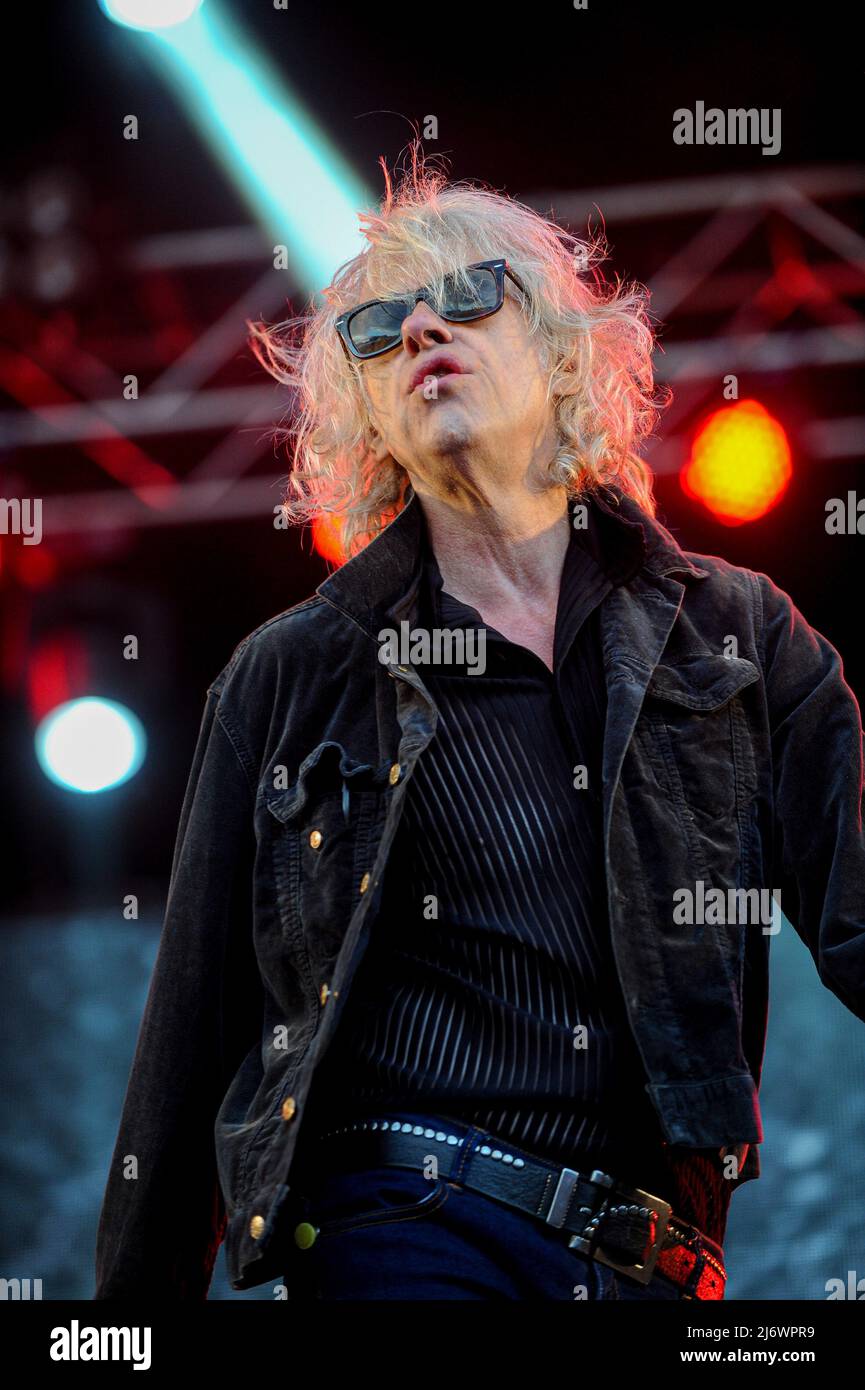 Sir Bob Geldof Lead singer of The Boomtown Rats performs live on stage ...