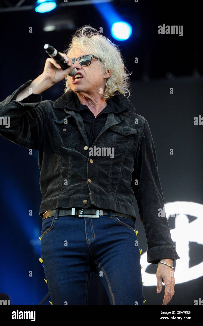 Sir Bob Geldof Lead singer of The Boomtown Rats performs live on stage ...