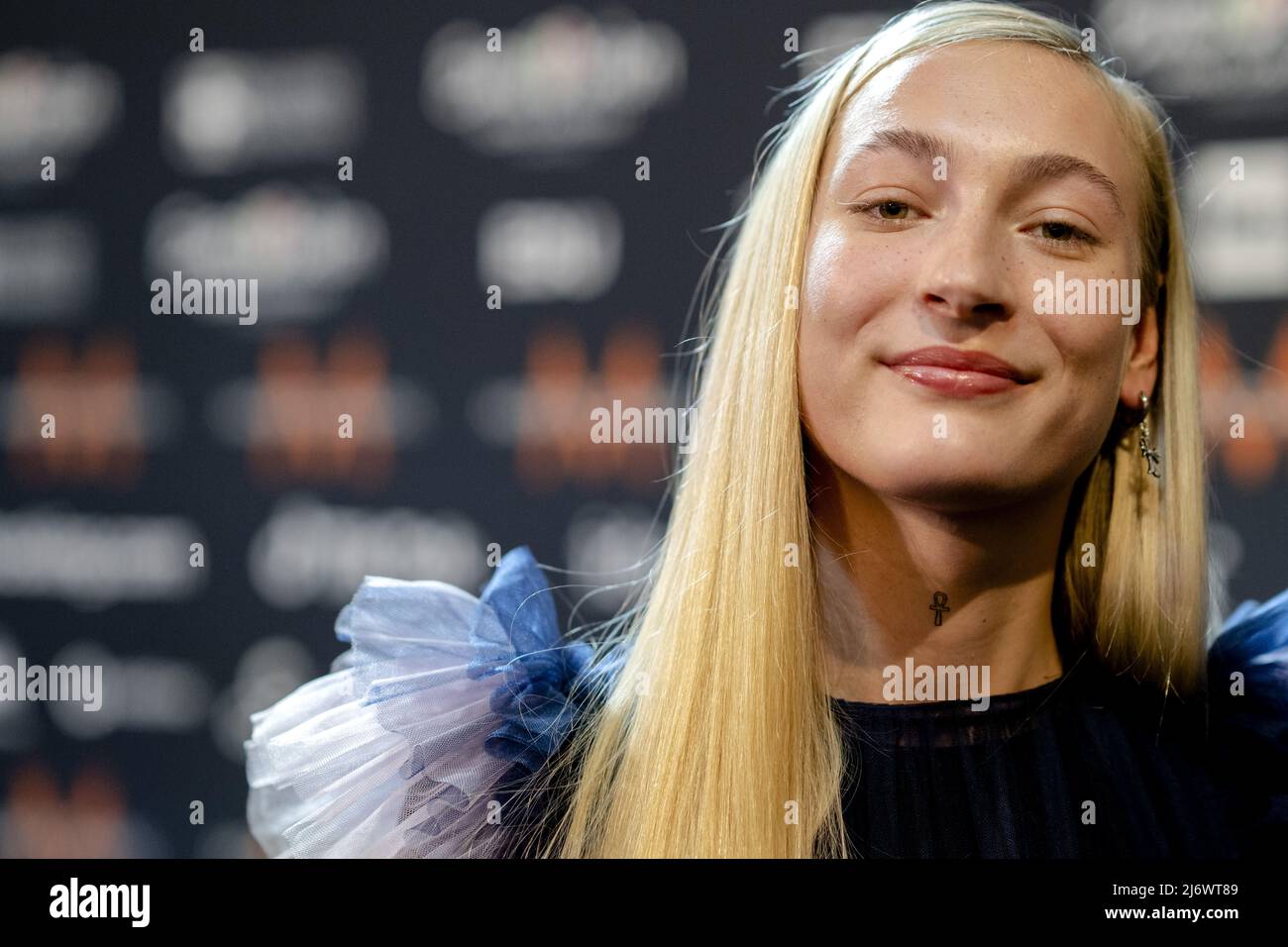 2022-05-04 15:37:15 TURIN - S10 poses for the press after her second ...