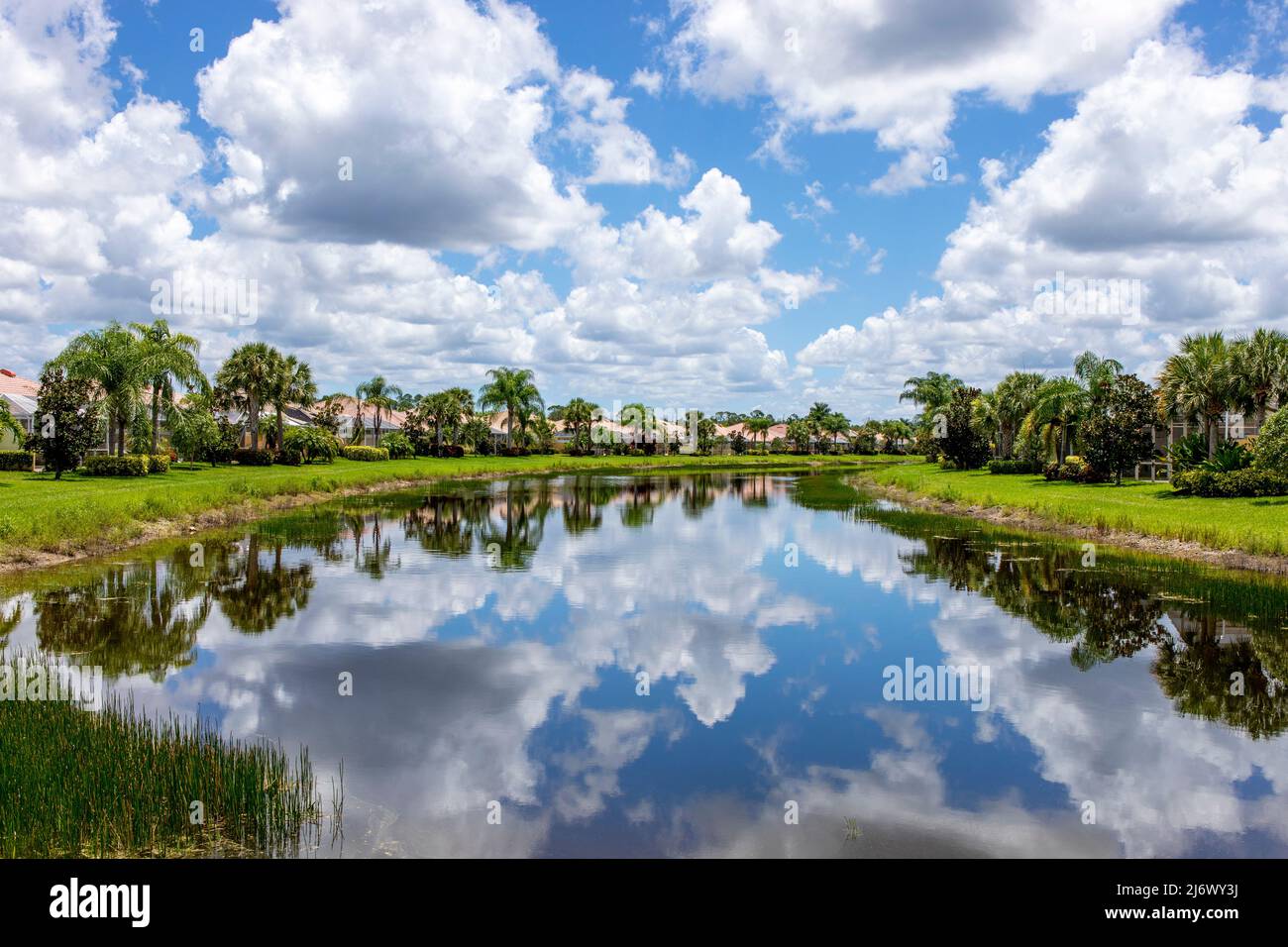 Verona Walk Naples Lake view with reflections Stock Photo - Alamy