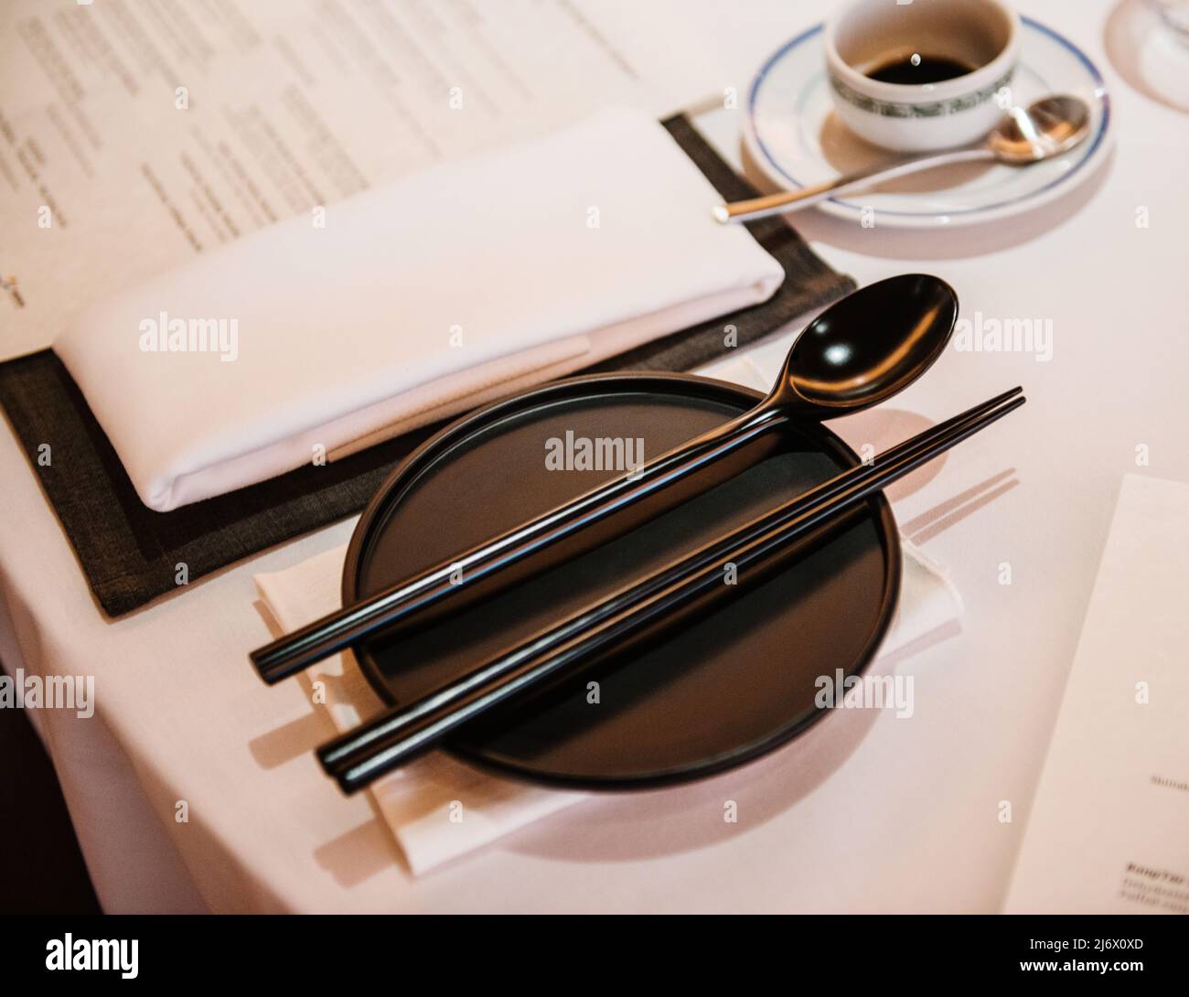 Japanese table setting hi-res stock photography and images - Alamy