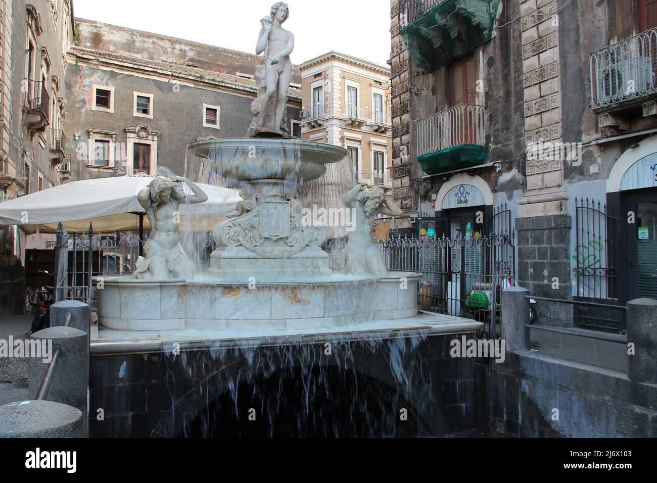 baroque fountain (dell'amenano) in catania in sicily (italy Stock Photo - Alamy