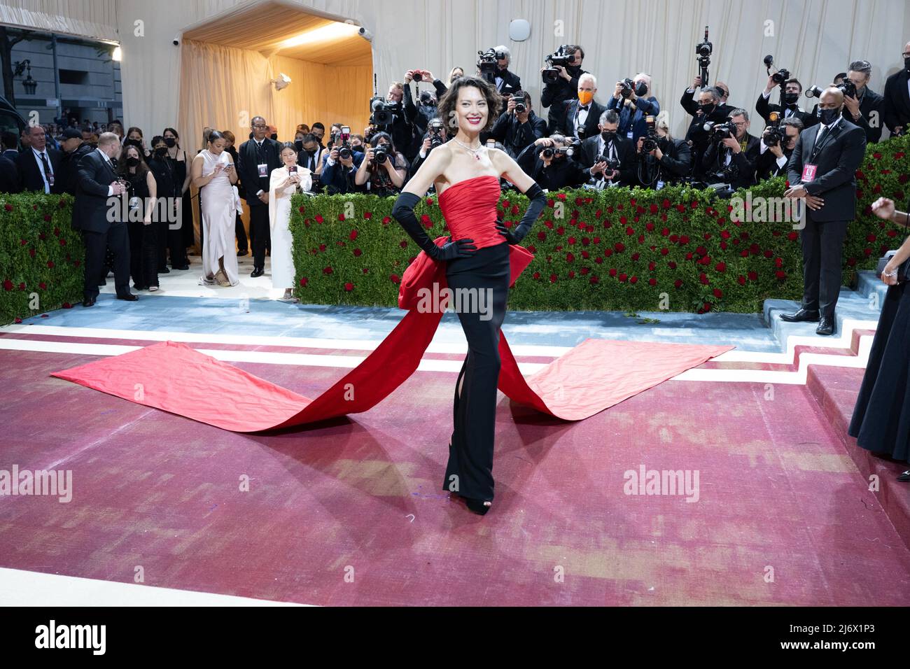 Shalom Harlow attends The 2022 Met Gala Celebrating "In America: An Anthology of Fashion" at The ...