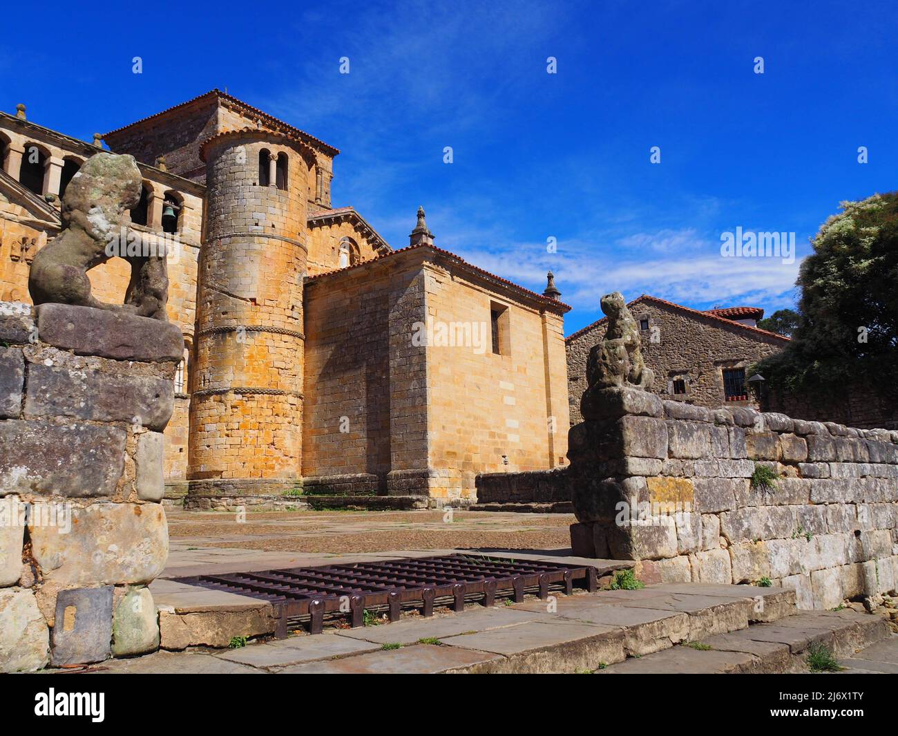 Santillana del Mar, Cantabrian municipality with a beautiful old town ...