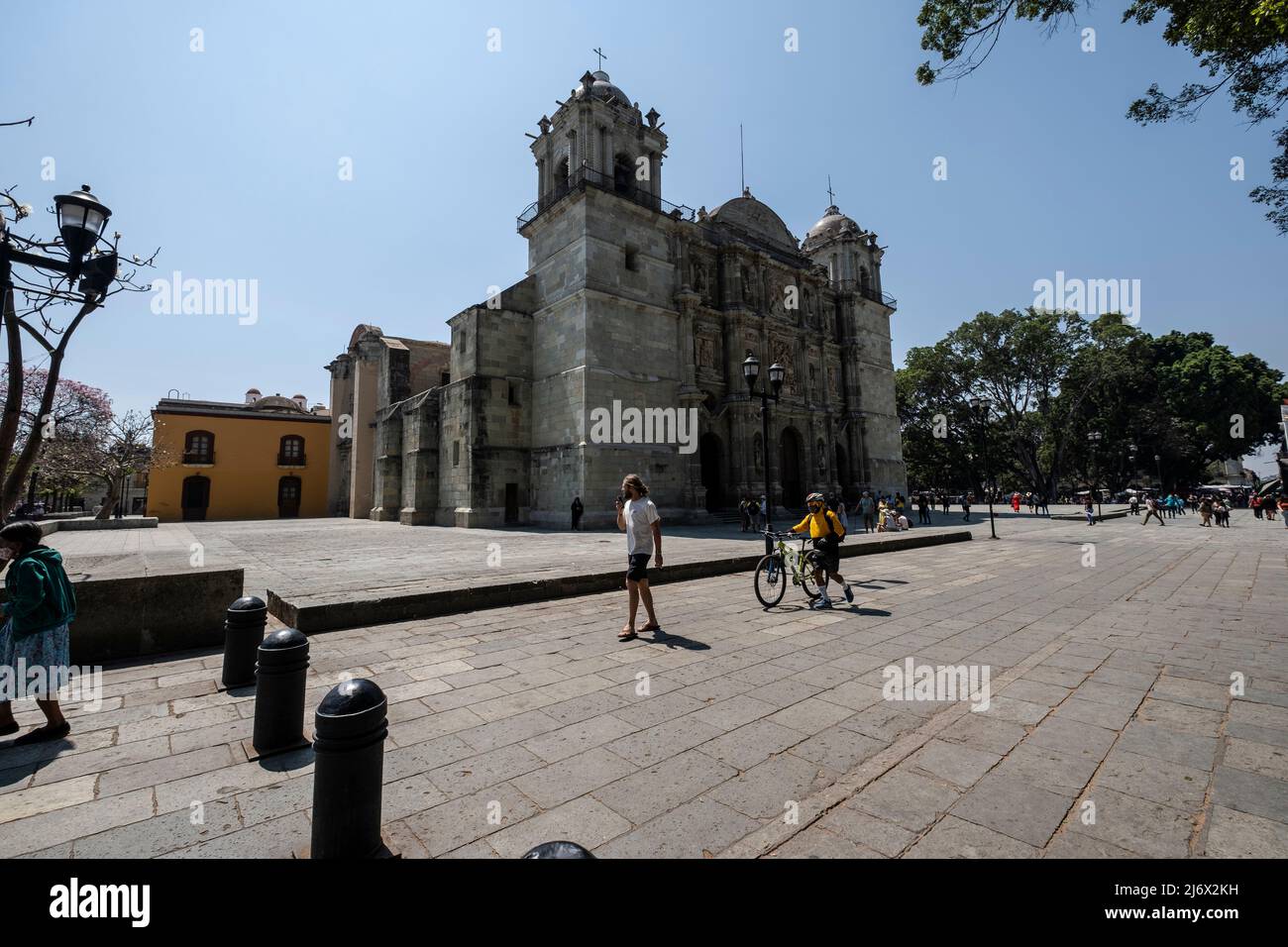 Daily life of people in the main square of downtown Oaxaca City. Oaxaca ...