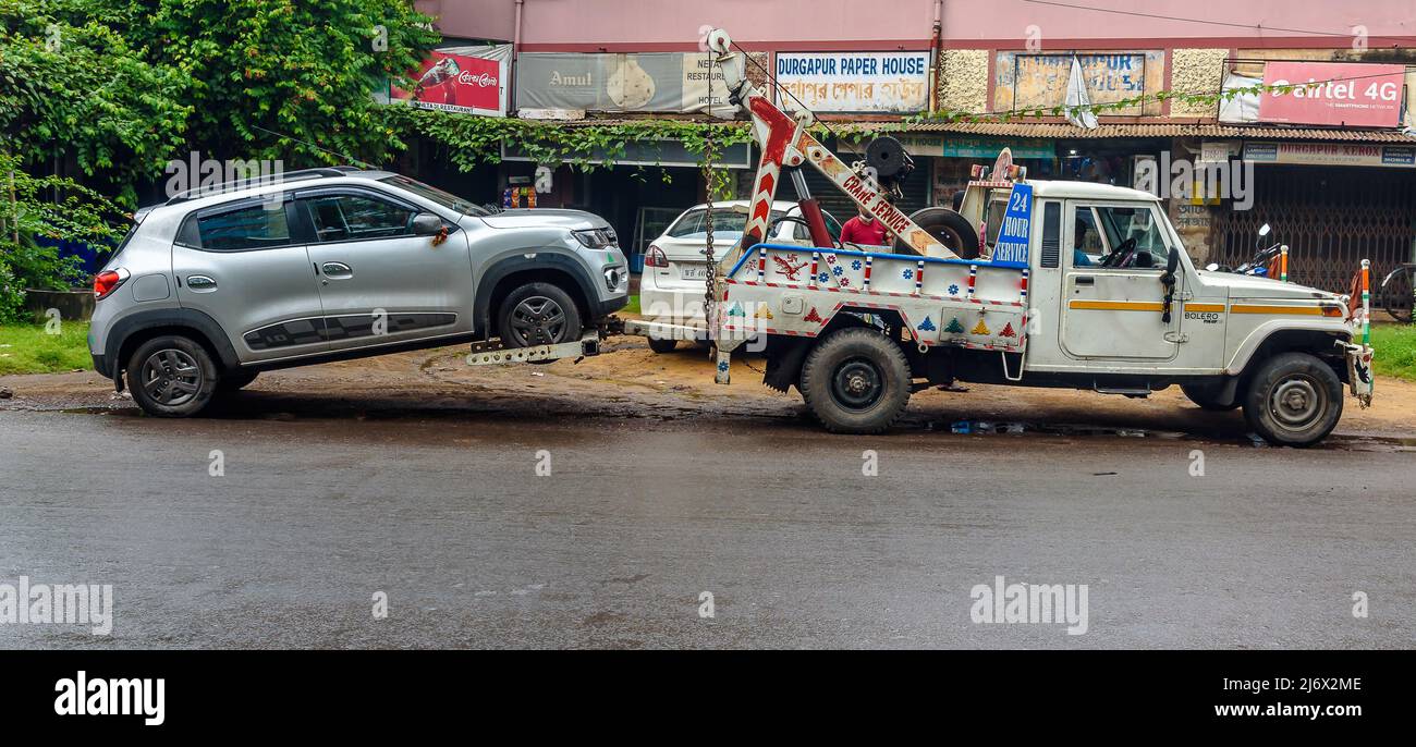 Breakdown truck lift hi-res stock photography and images - Alamy