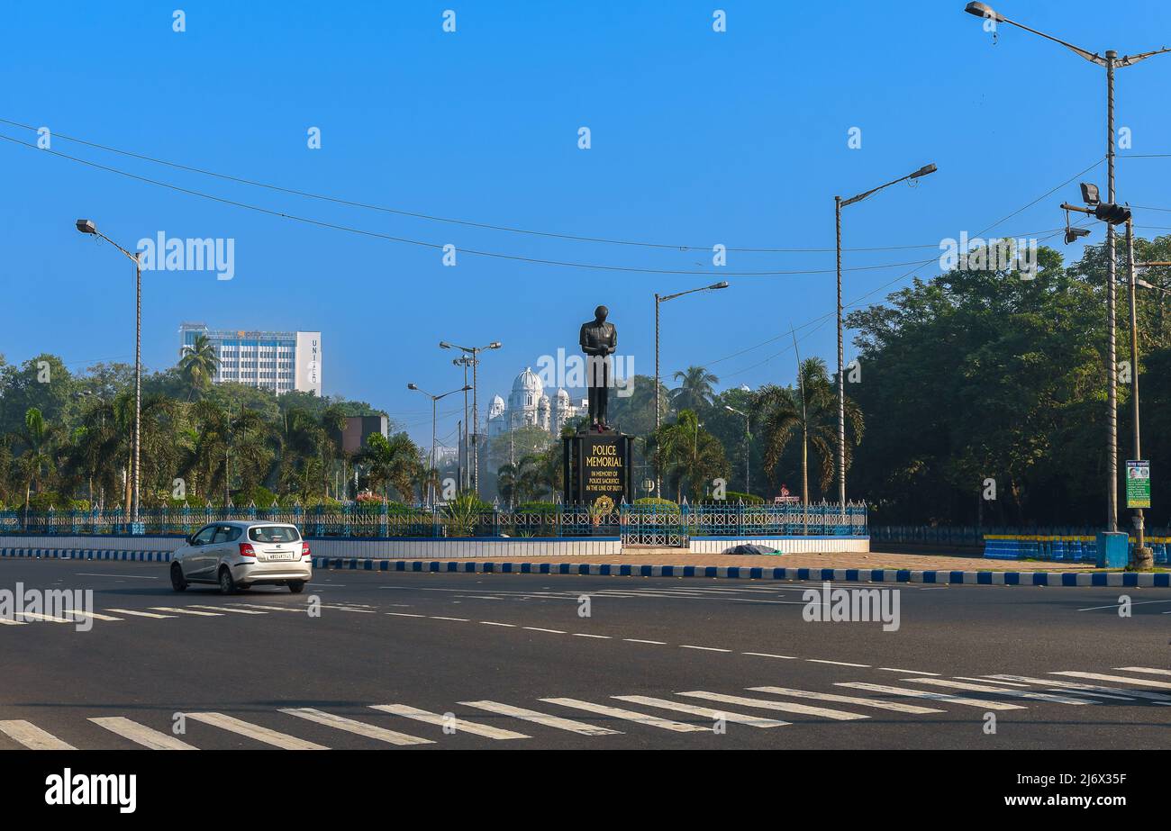 Police memorial monument in Kolkata overlooking Highrise Buildings ...