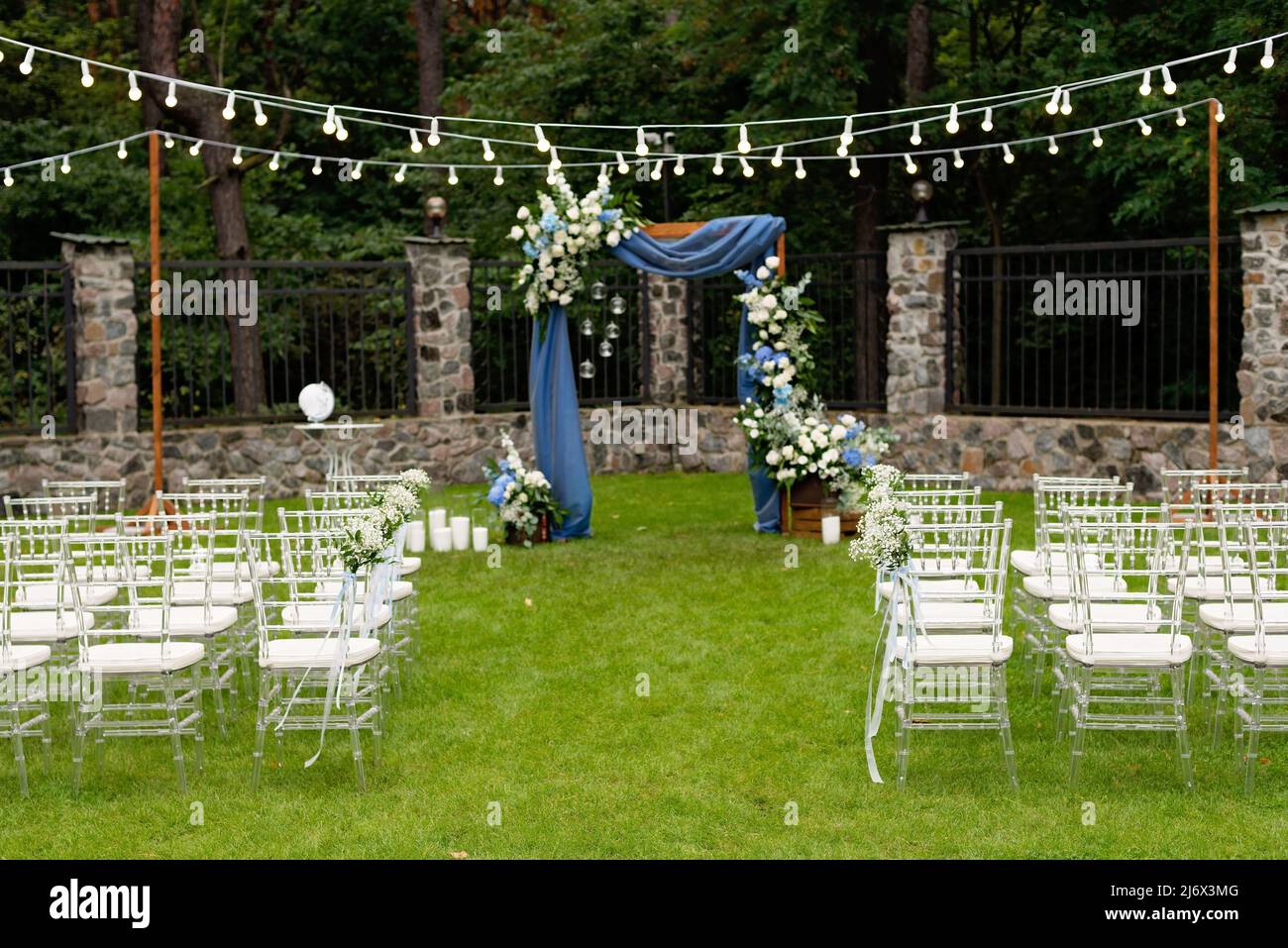 Outdoor wedding ceremony area hi-res stock photography and images - Alamy