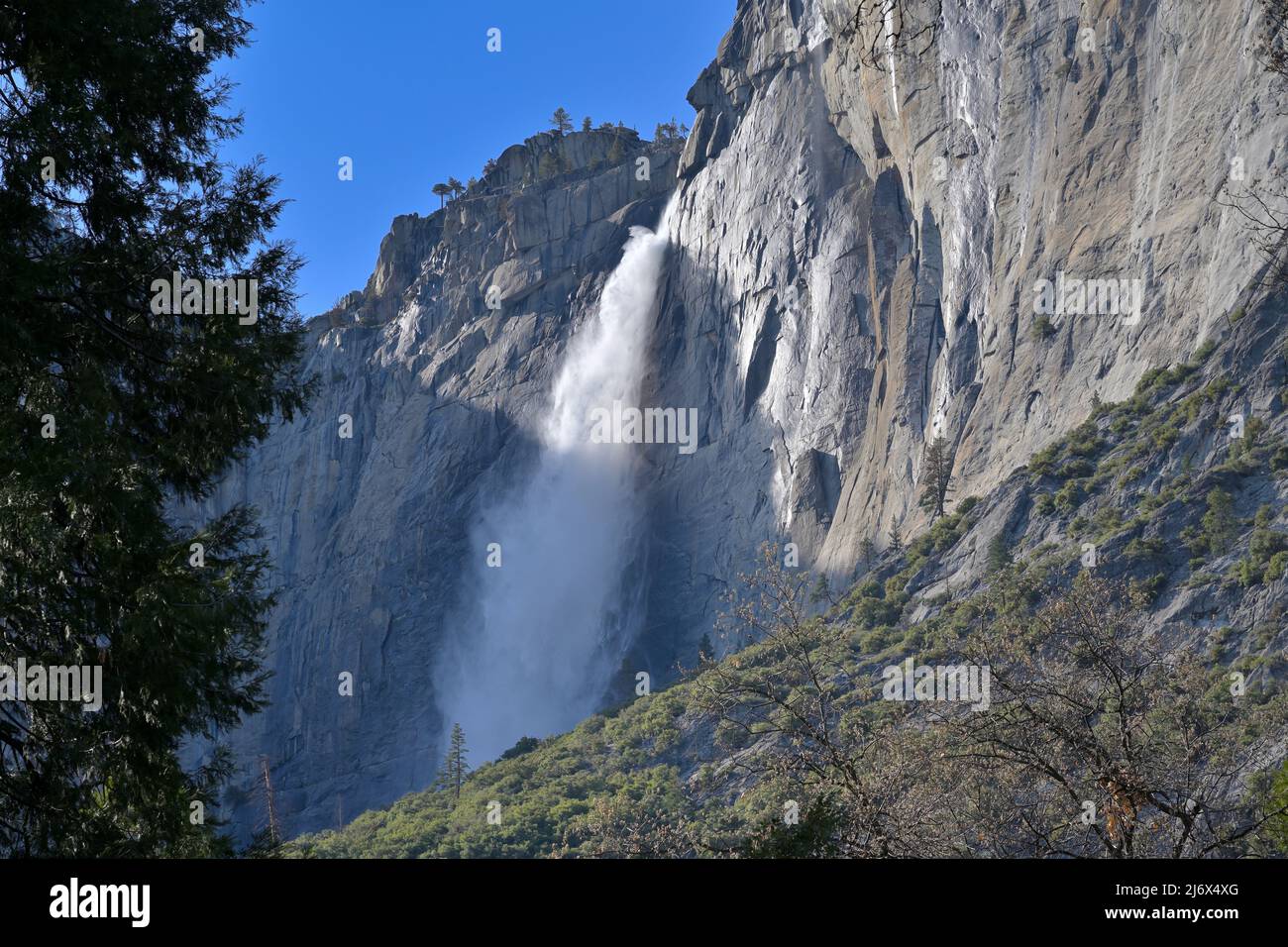 Famous waterfalls in the iconic Yosemite Valley (US National Park ...