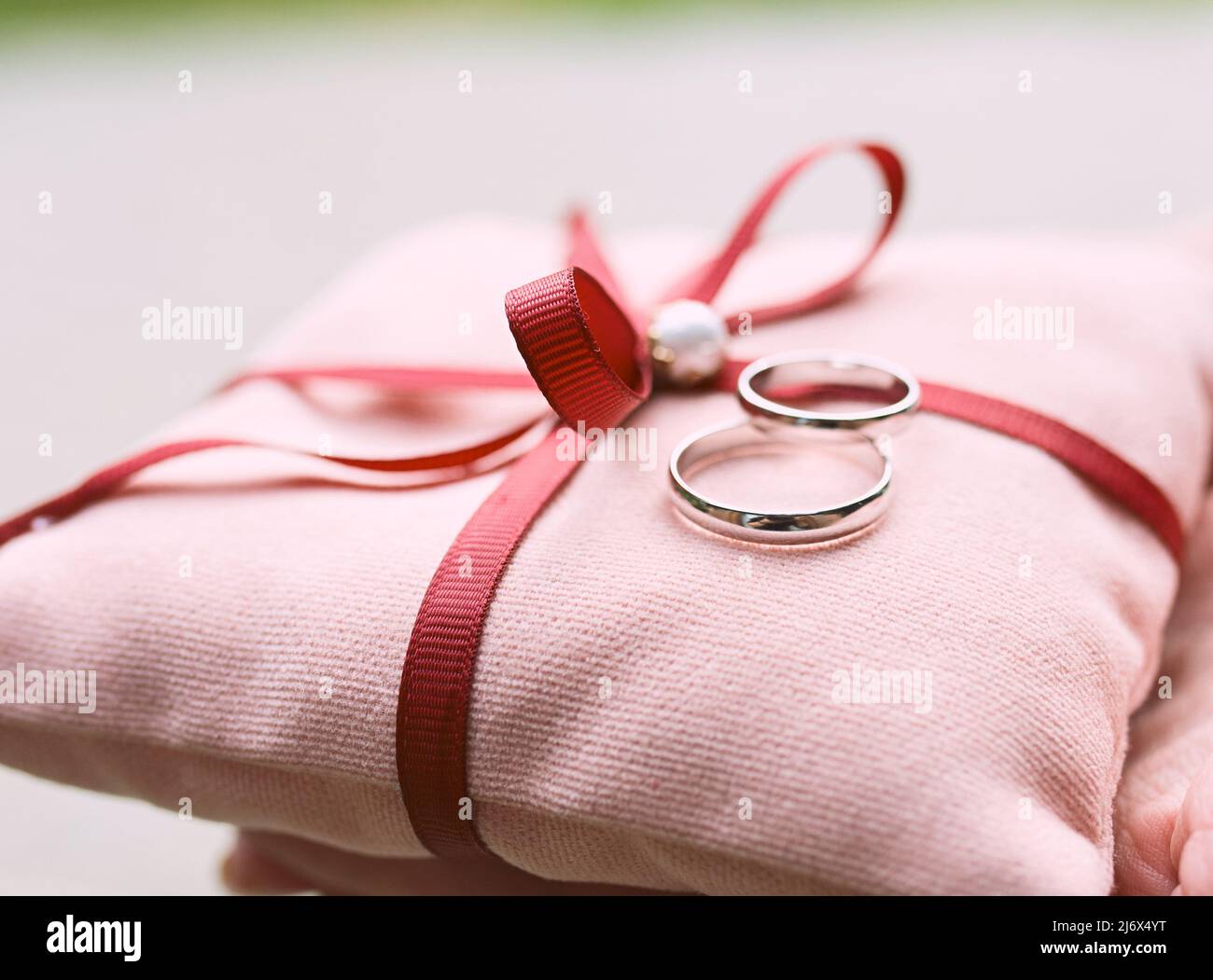 Marriage symbols hi-res stock photography and images - Alamy