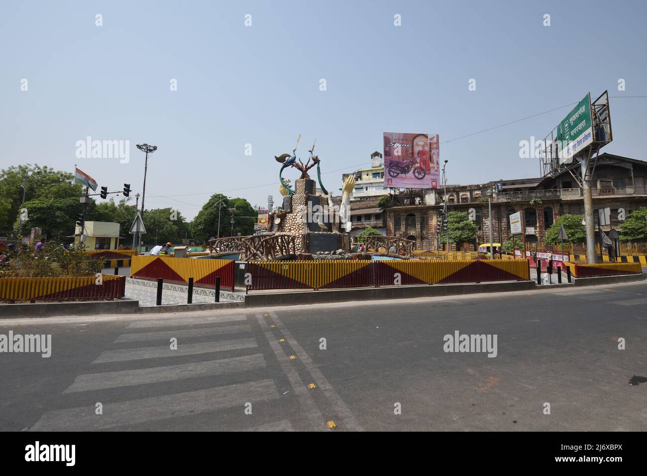 Save Birds sculpture at Mall road and Neil road junction. Phool Bagh ...