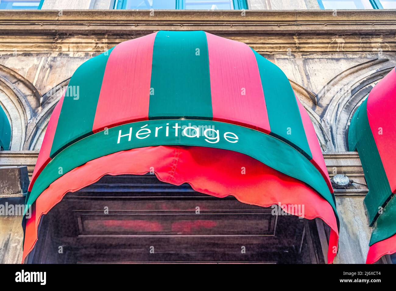 Red awning hi-res stock photography and images - Alamy