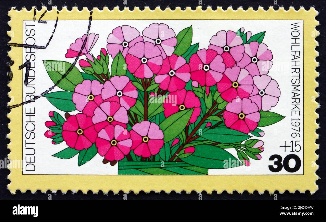 GERMANY - CIRCA 1976: a stamp printed in the Germany shows Phlox ...