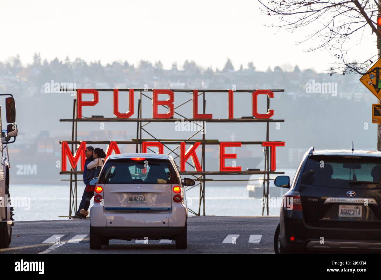 Downtown wheel hi-res stock photography and images - Alamy