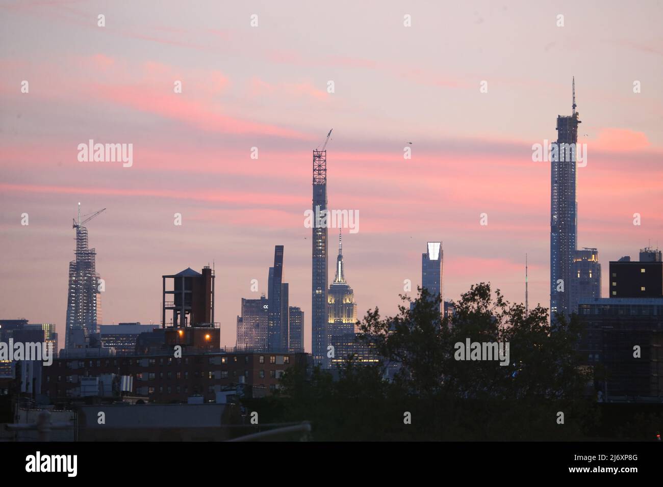 Bronx skyline hi-res stock photography and images - Alamy