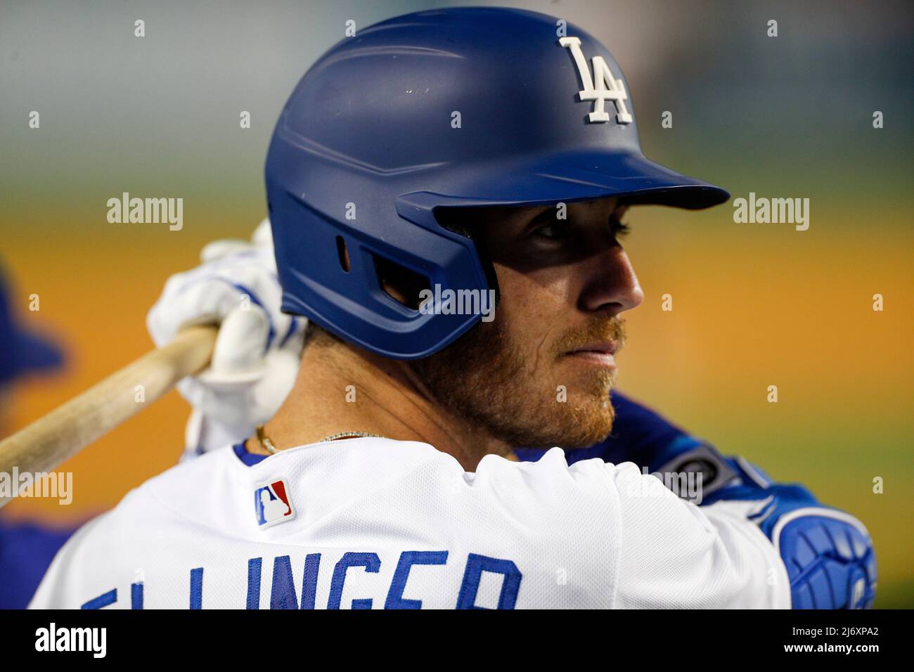 Los Angeles Dodgers center fielder Cody Bellinger (35) waits on deck ...