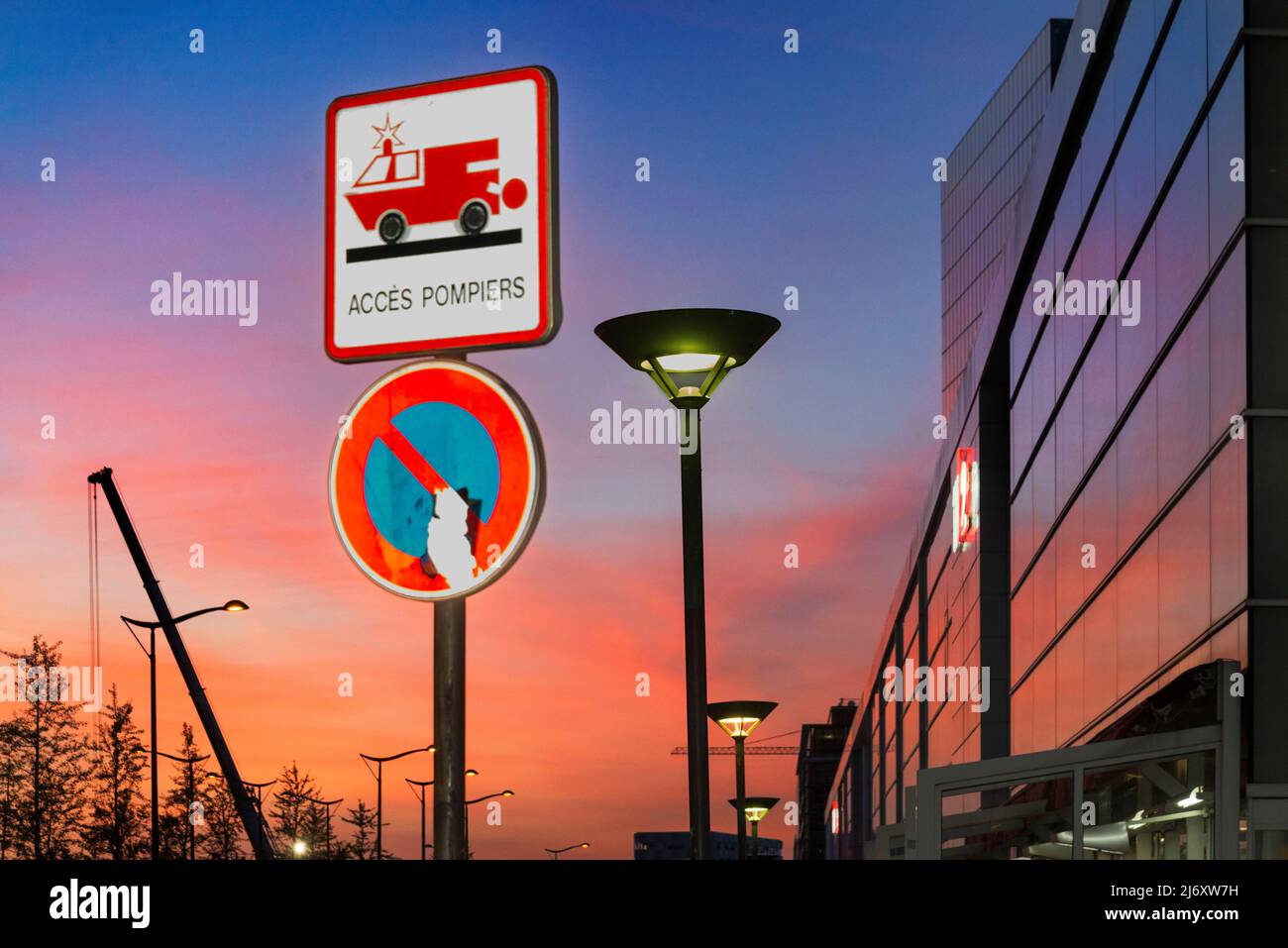 Bibliotheque national hi-res stock photography and images - Alamy