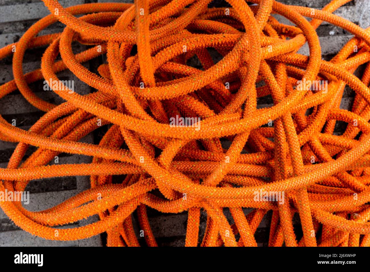 Orange rope exclusively for the practice of rappel. Passarela da Lapa ...