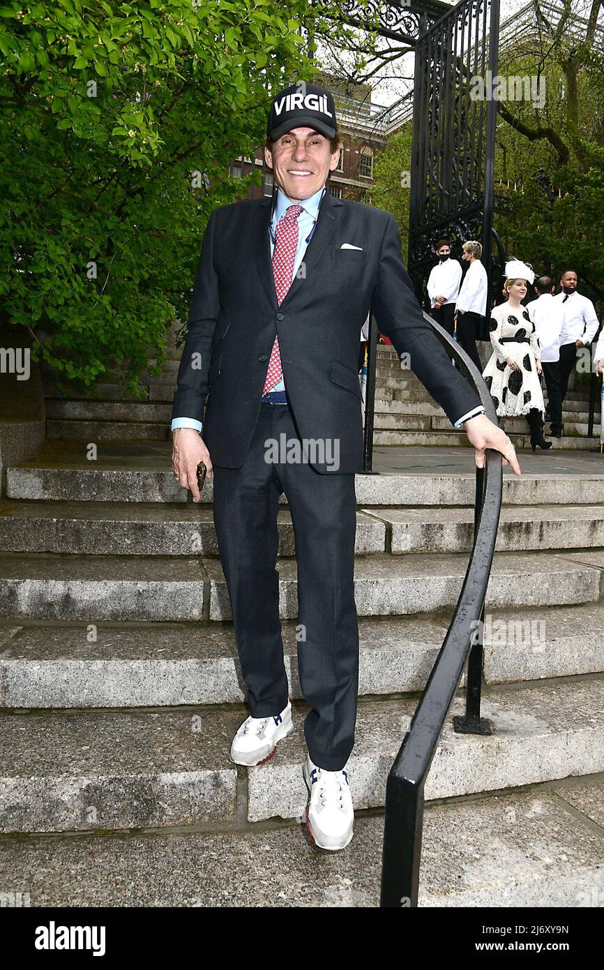 R Couri Hay attends the Central Park Conservancy'a 40th Annual ...