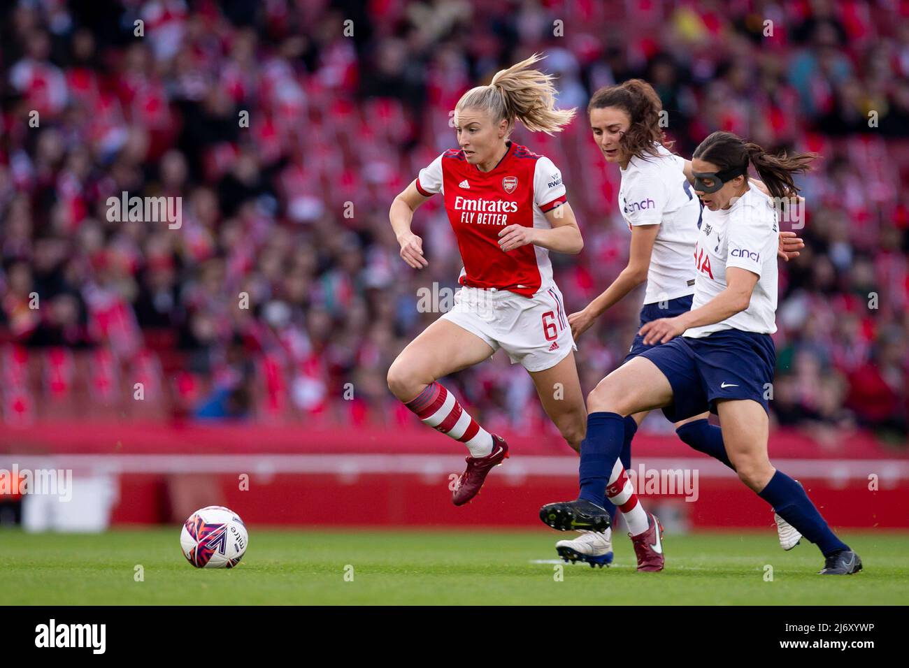 Leah williamson arsenal 2022 hi-res stock photography and images - Alamy