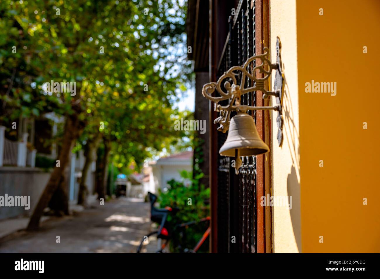 Vintage doorbell. Retro style doorbell hanging on the wall of a house ...