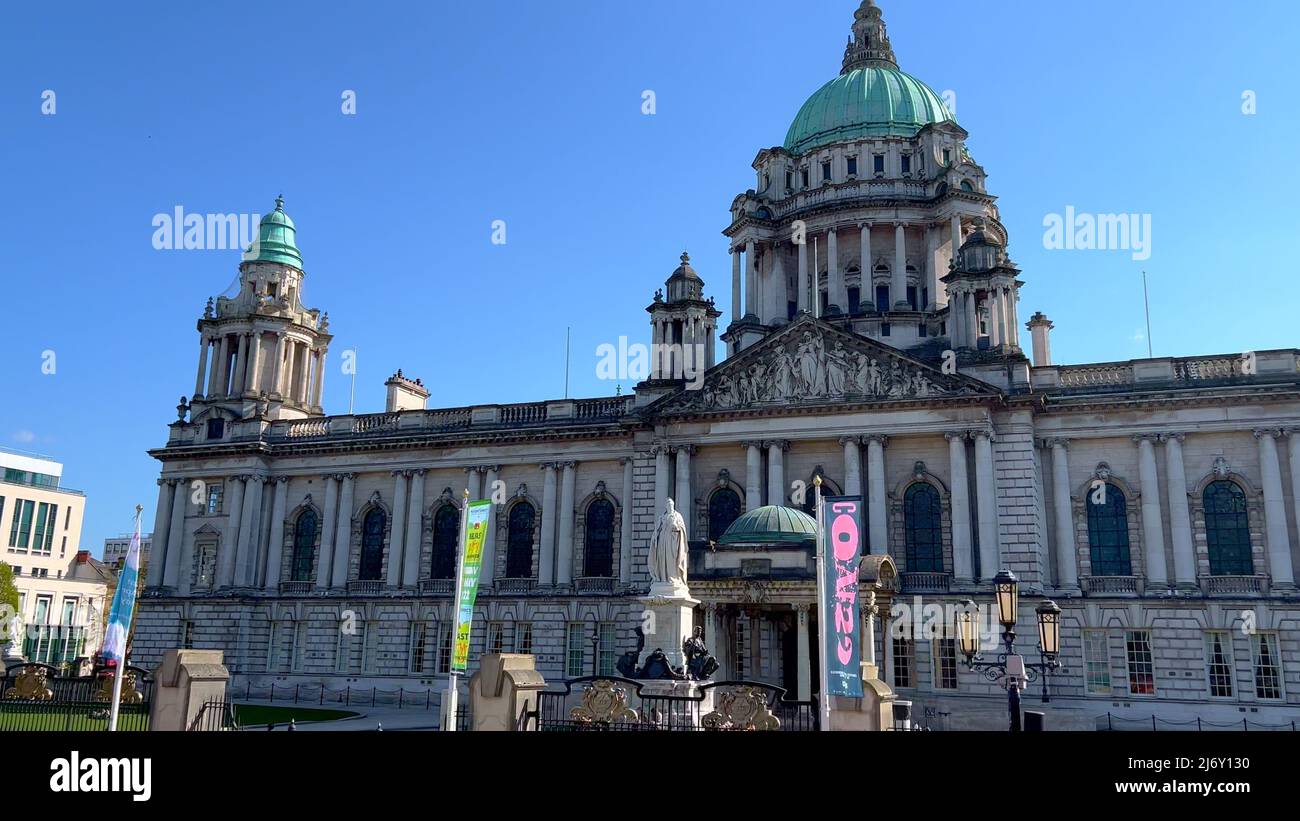 Belfast City Hall in the city center Stock Photo - Alamy