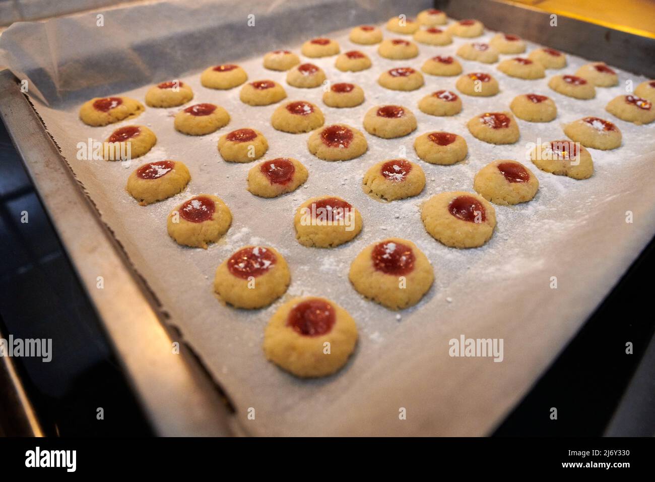 Ox eye cookies hi-res stock photography and images - Alamy