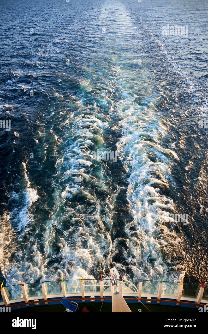 ship trace behind cruise ship Stock Photo - Alamy