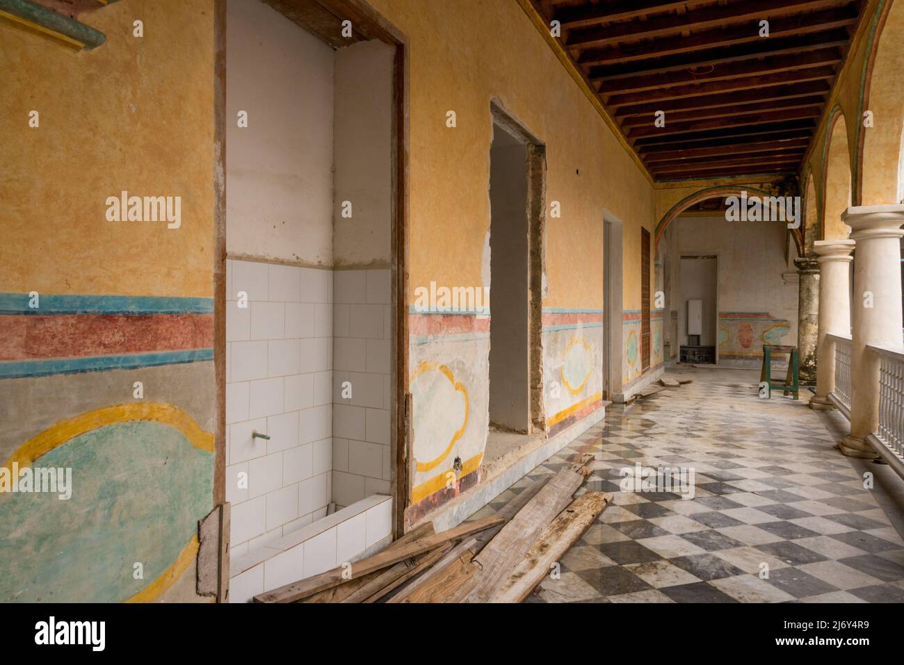 Havana, Cuba - Adandoned building in Havana. This particluar building ...