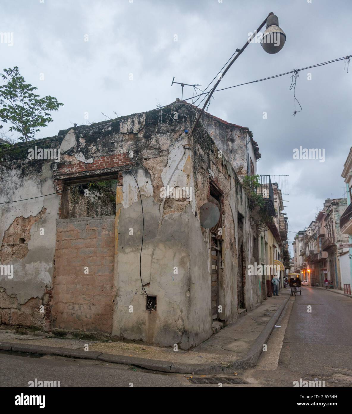Havana, Cuba -One of many, many abandoned buildings in Havana Stock ...