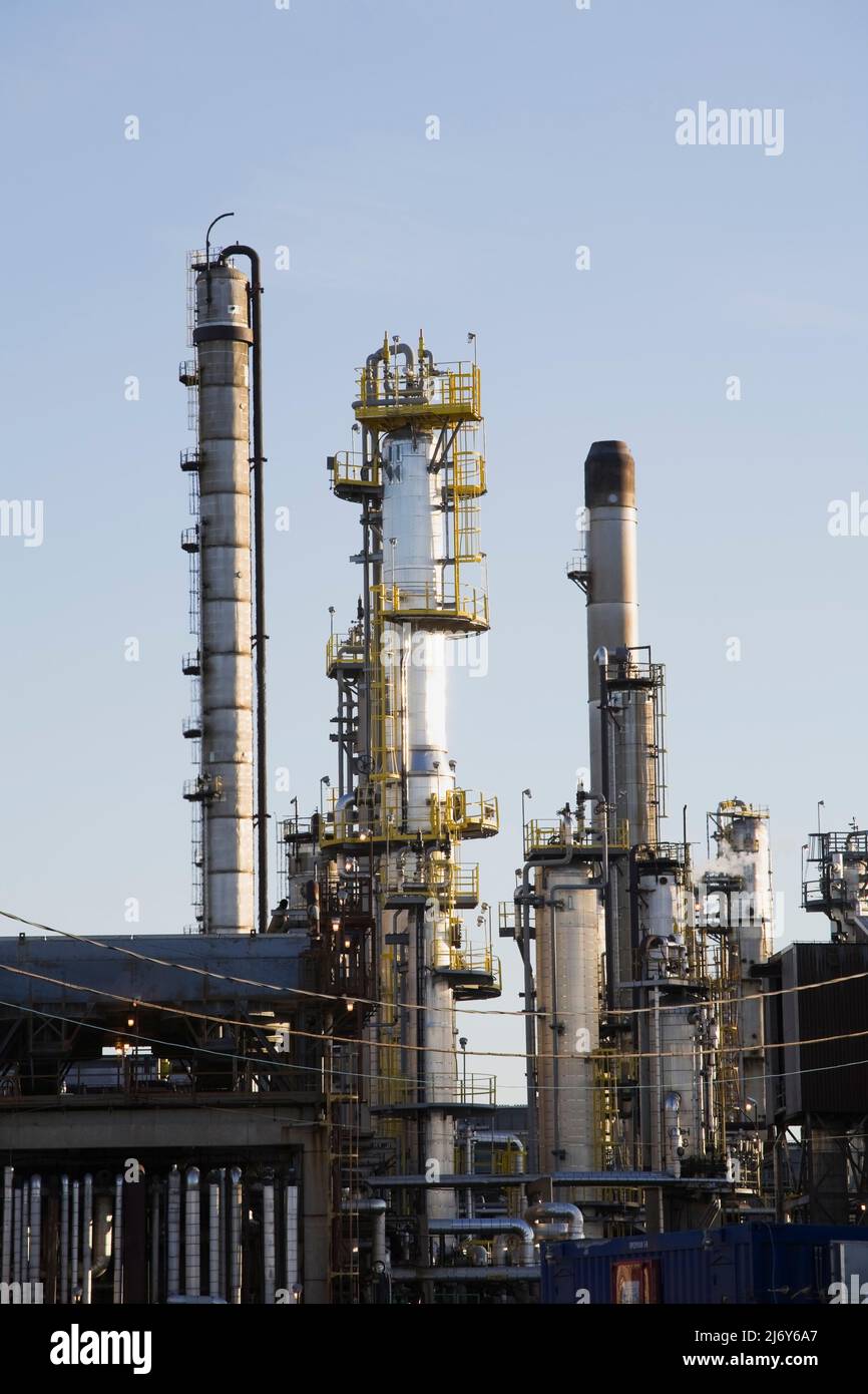 Montreal production facility hi-res stock photography and images - Alamy