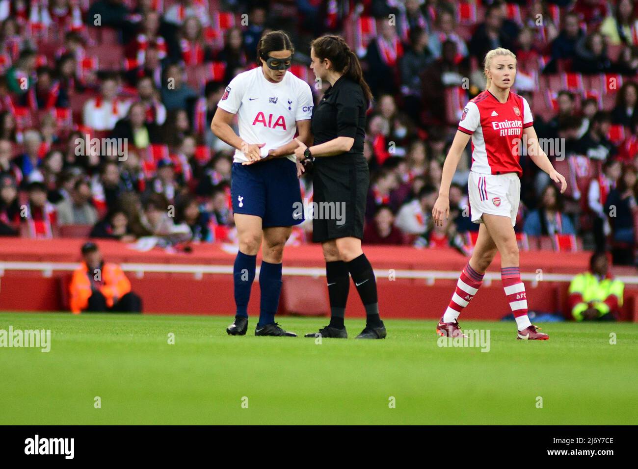 Wsl referee hi-res stock photography and images - Alamy