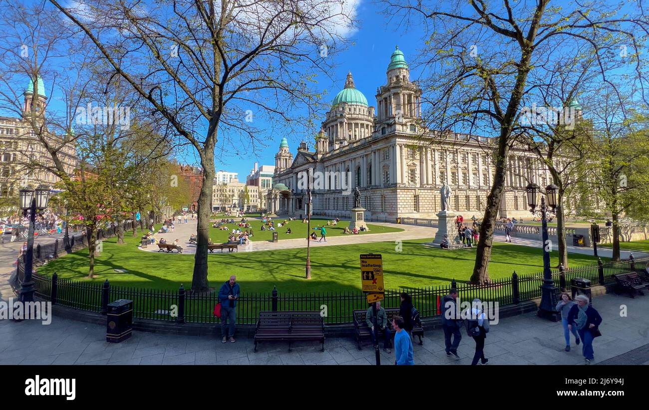 Belfast City Hall in the city center Stock Photo - Alamy