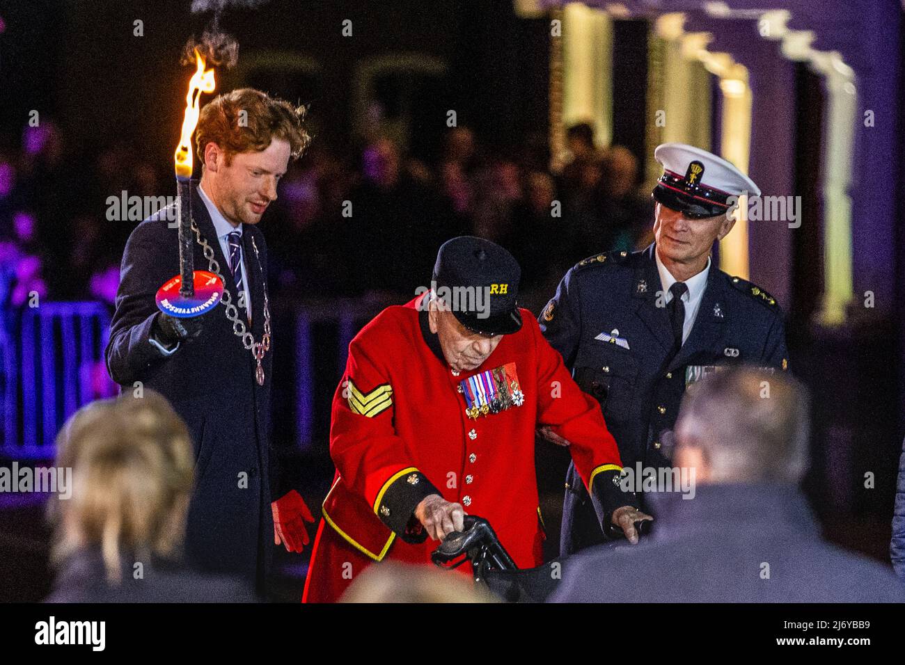 2022-05-05 00:03:48 WAGENINGEN - The mayor of Wageningen, Floor ...