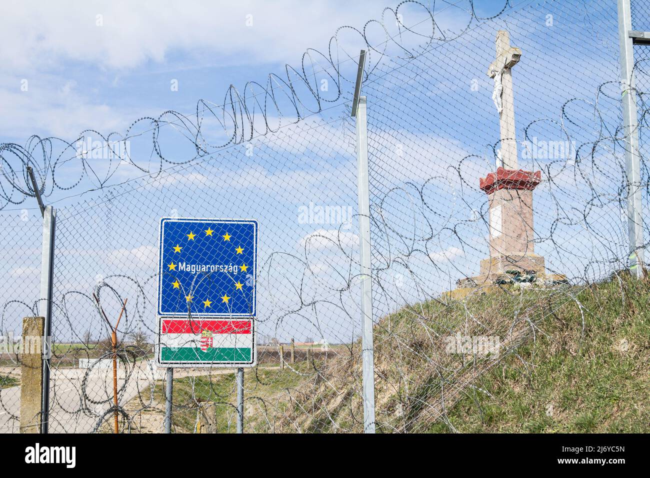 Hungarian border fence hi-res stock photography and images - Alamy