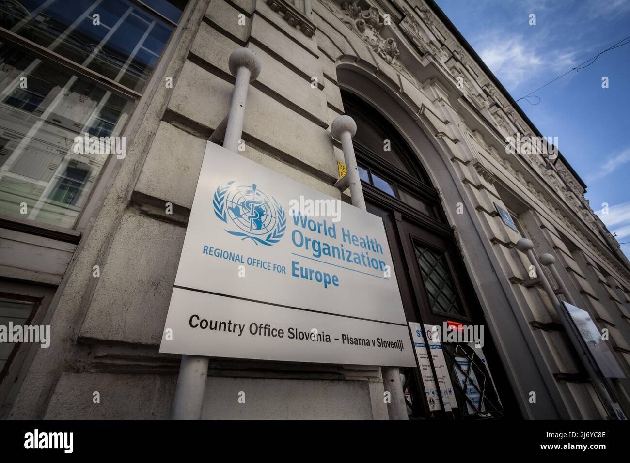 World health organization logo hi-res stock photography and images - Alamy