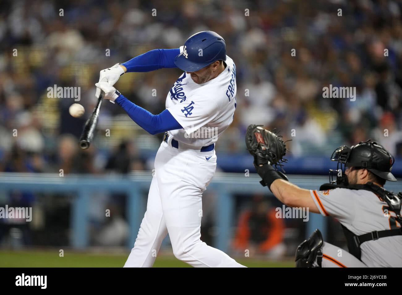 Los Angeles Dodgers first baseman Freddie Freeman (5) bats as San ...