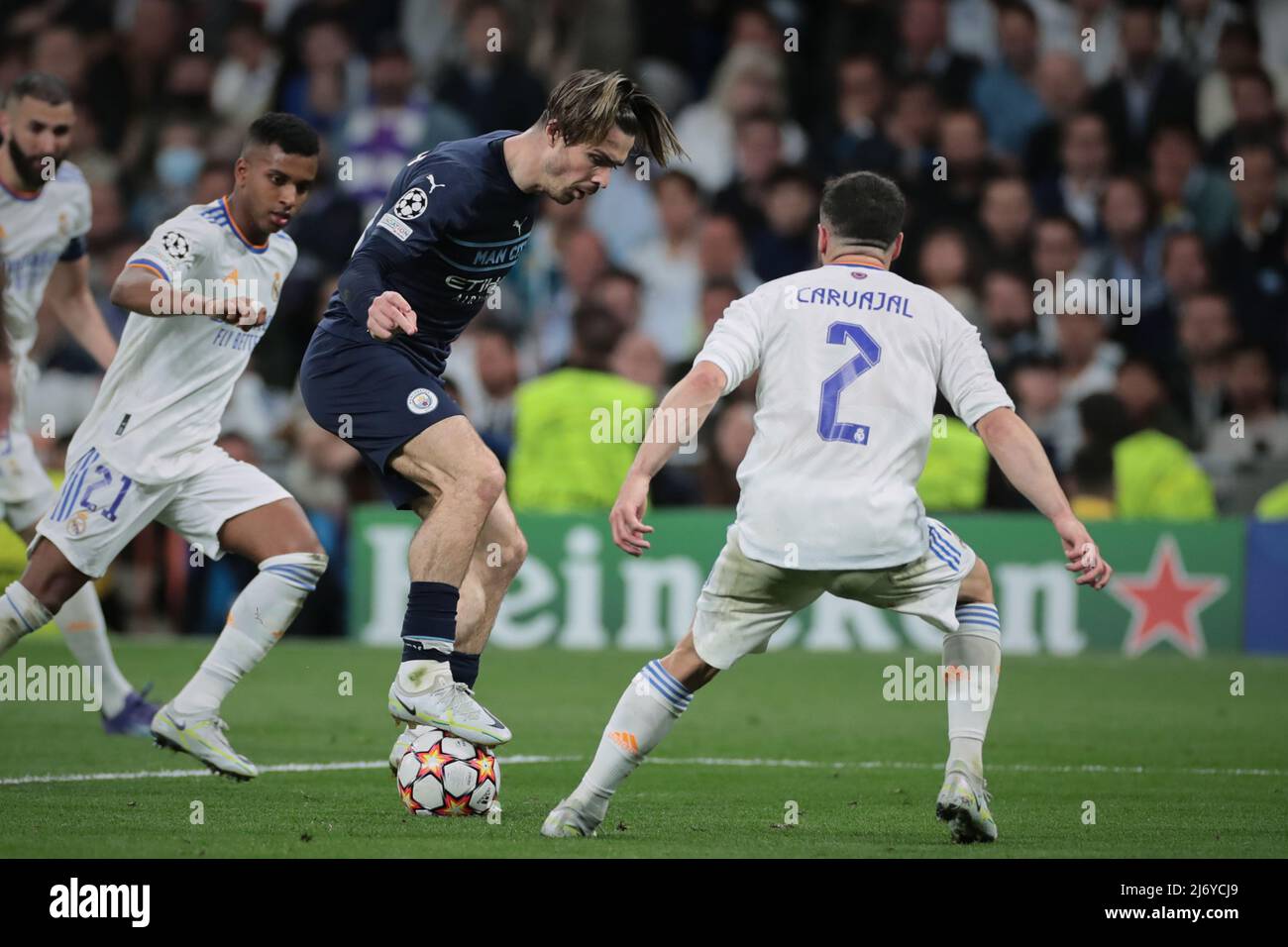 (220505) -- MADRID, May 5, 2022 (Xinhua) -- Real Madrid's Dani Carvajal ...